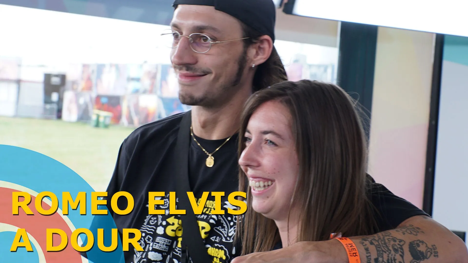 Roméo Elvis multiplie les délires dans le clip de 'Soleil' - RTBF Actus