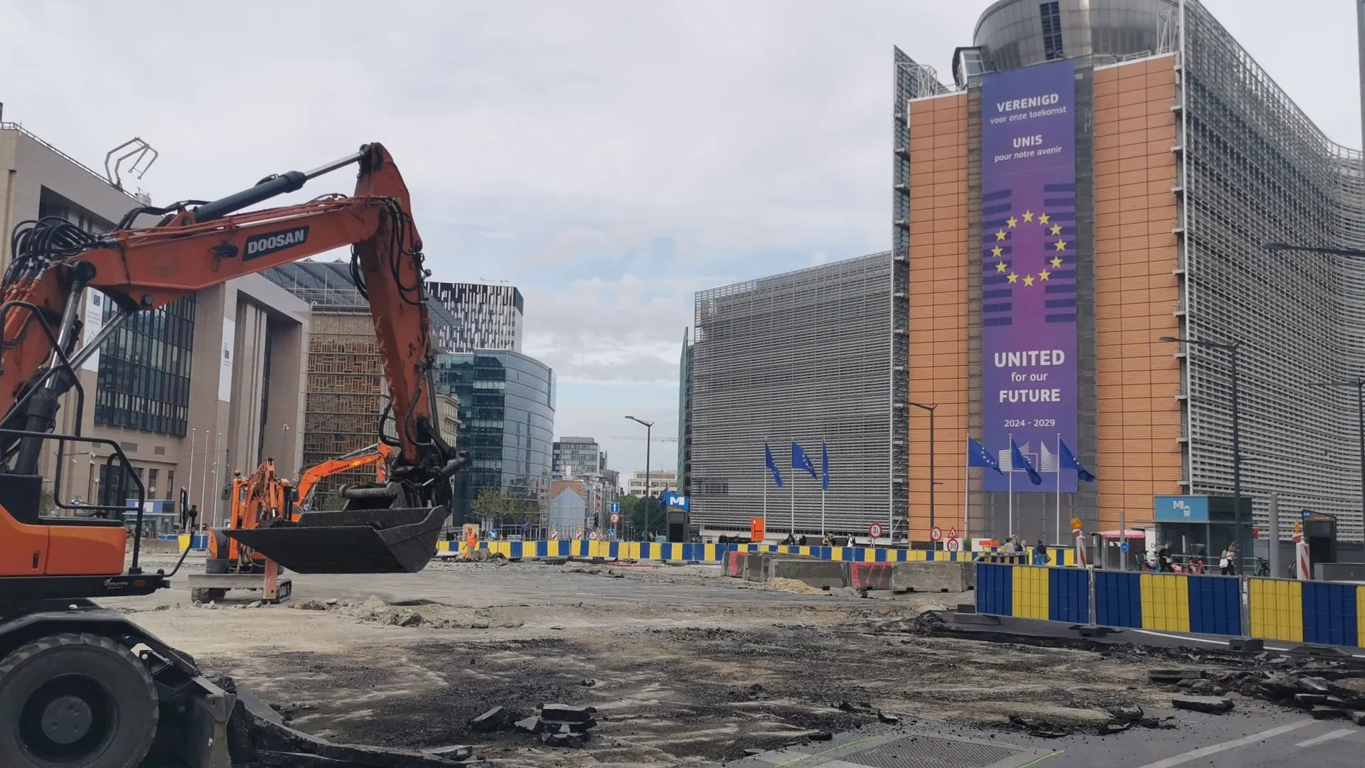 Une nouvelle phase de travaux débute au rond-point Schuman - RTBF Actus