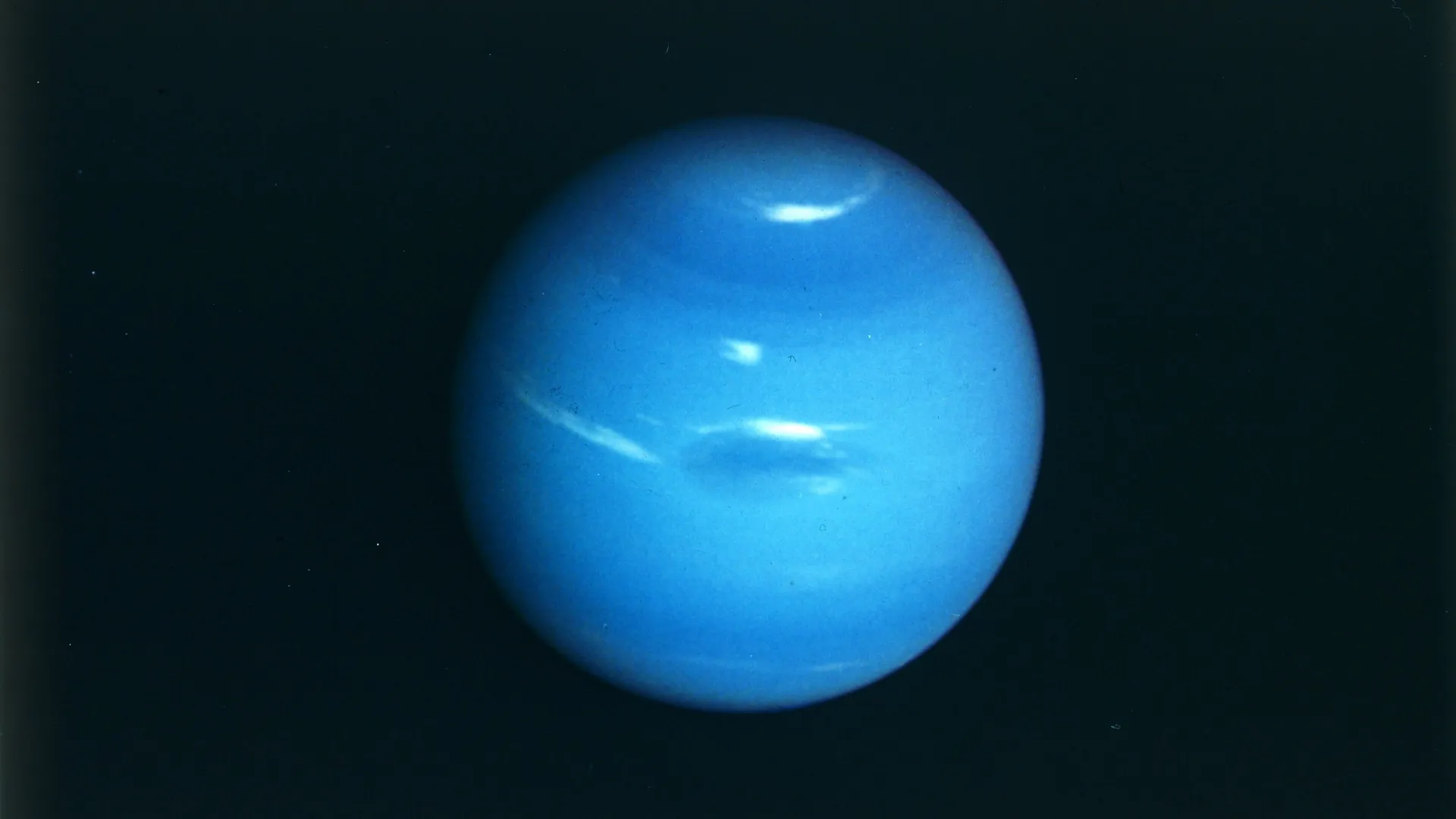 Il y a 35 ans, la sonde spatiale Voyager-2 nous dévoilait Neptune ...