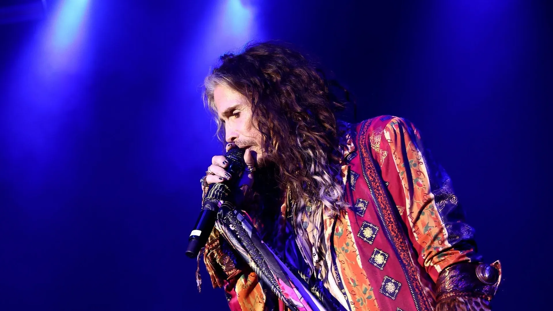 Steven Tyler, la voix emblématique d’Aerosmith, un phénix du rock qui ...