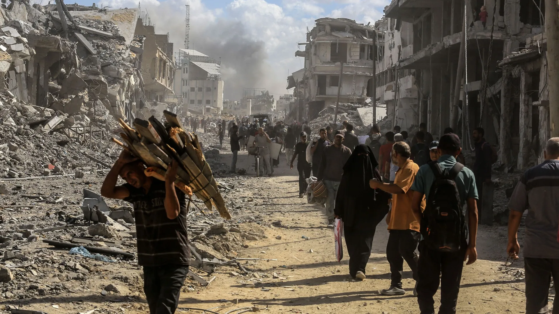 Cessez-le-feu à Gaza : des milliers de déplacés sur le chemin du retour ...