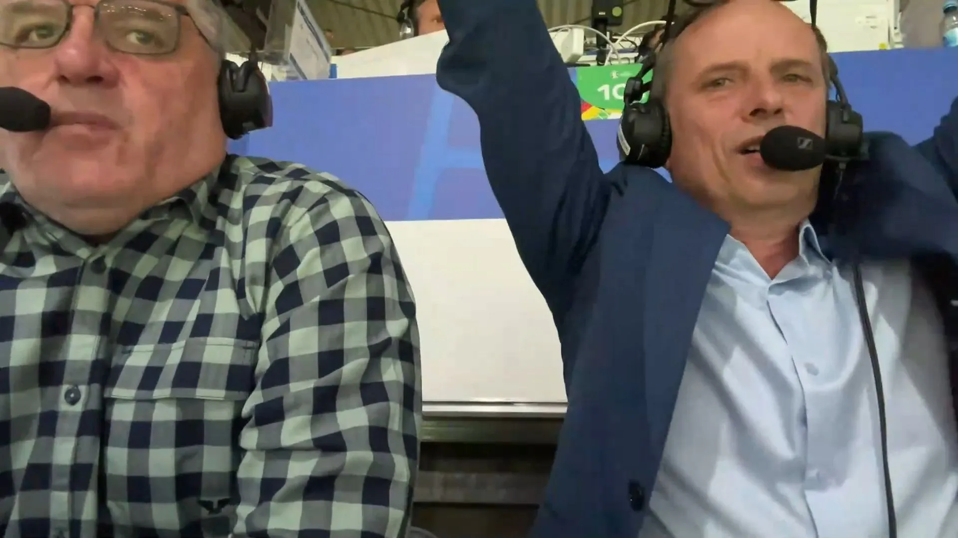 Revivez les deux goals des Diables Rouges face à la Roumanie aux côtés ...