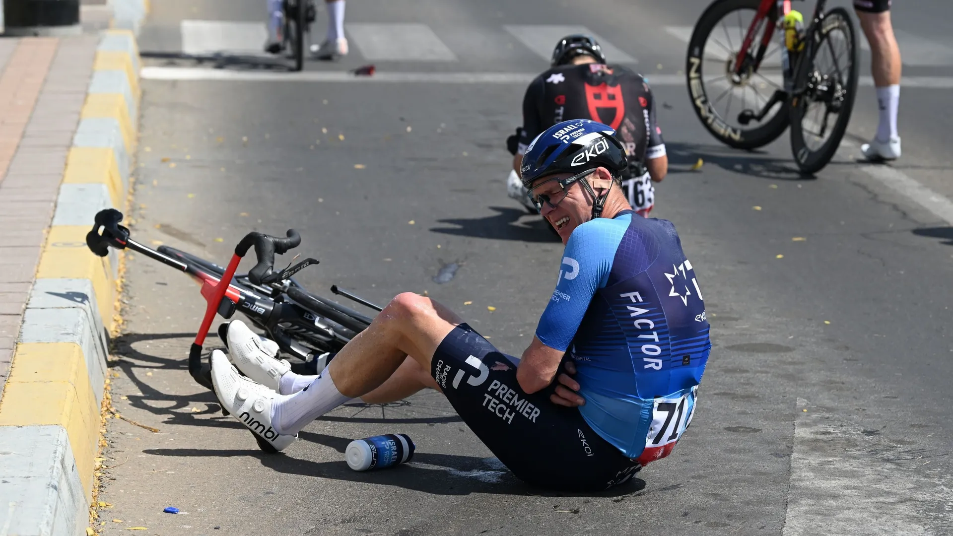 Chris Froome victime d’une grave chute à l’entraînement et héliporté à ...