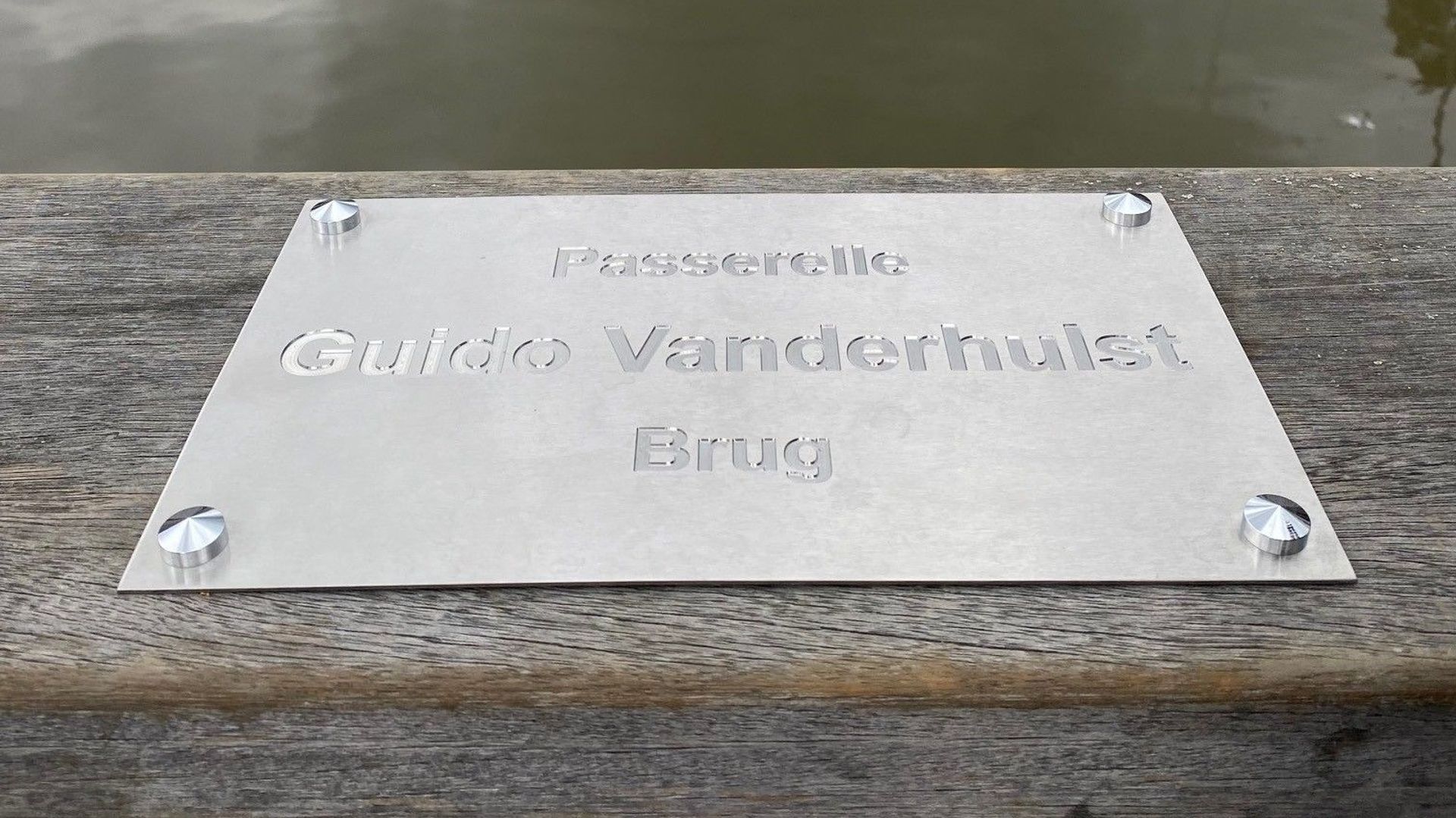 Une passerelle à la mémoire de Guido Vanderhulst - RTBF Actus