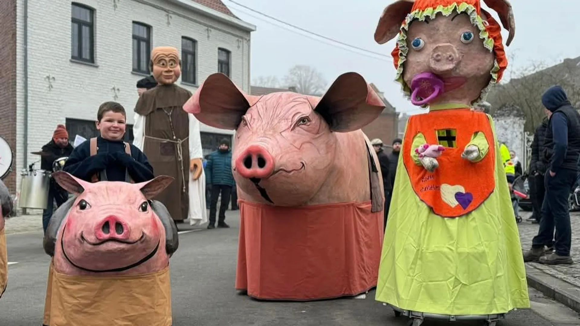 Flobecq : un cochon et Saint Antoine animent la première fête de l ...