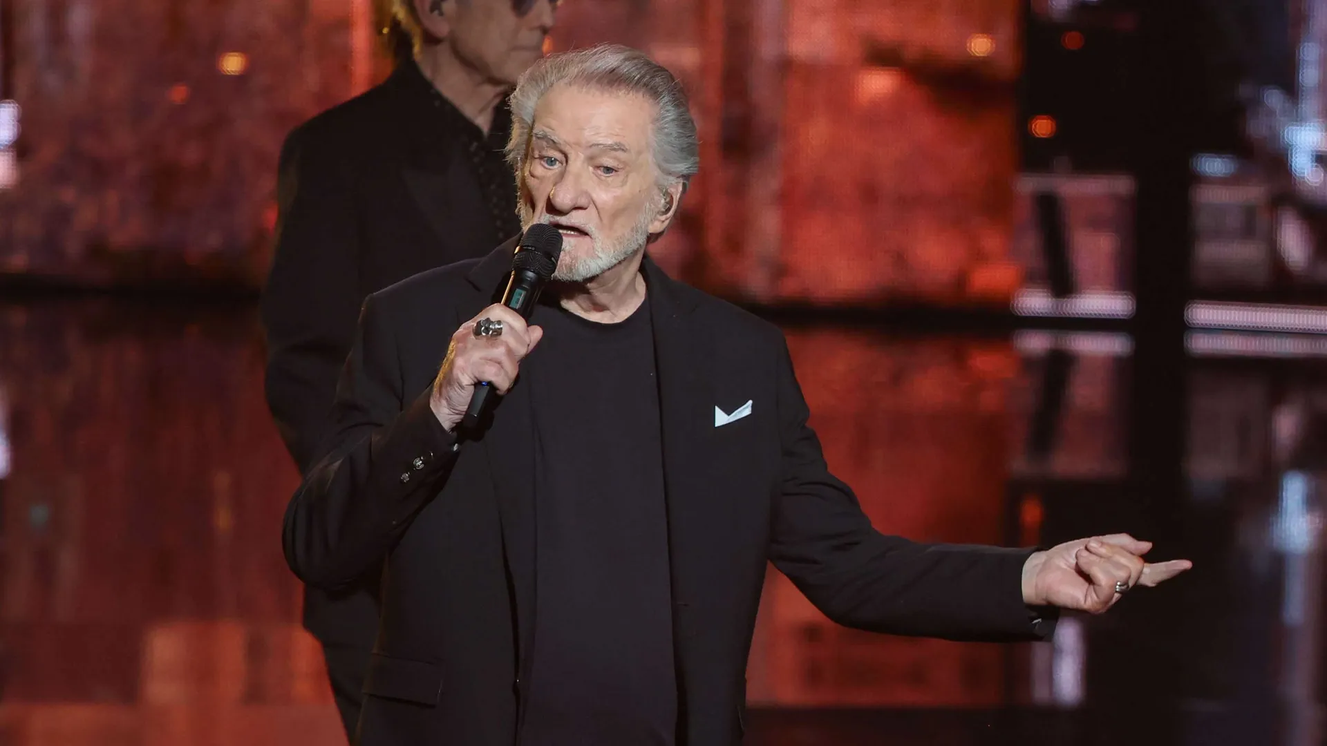 Eddy Mitchell : l’état de santé du chanteur de 82 ans inquiète ses fans ...