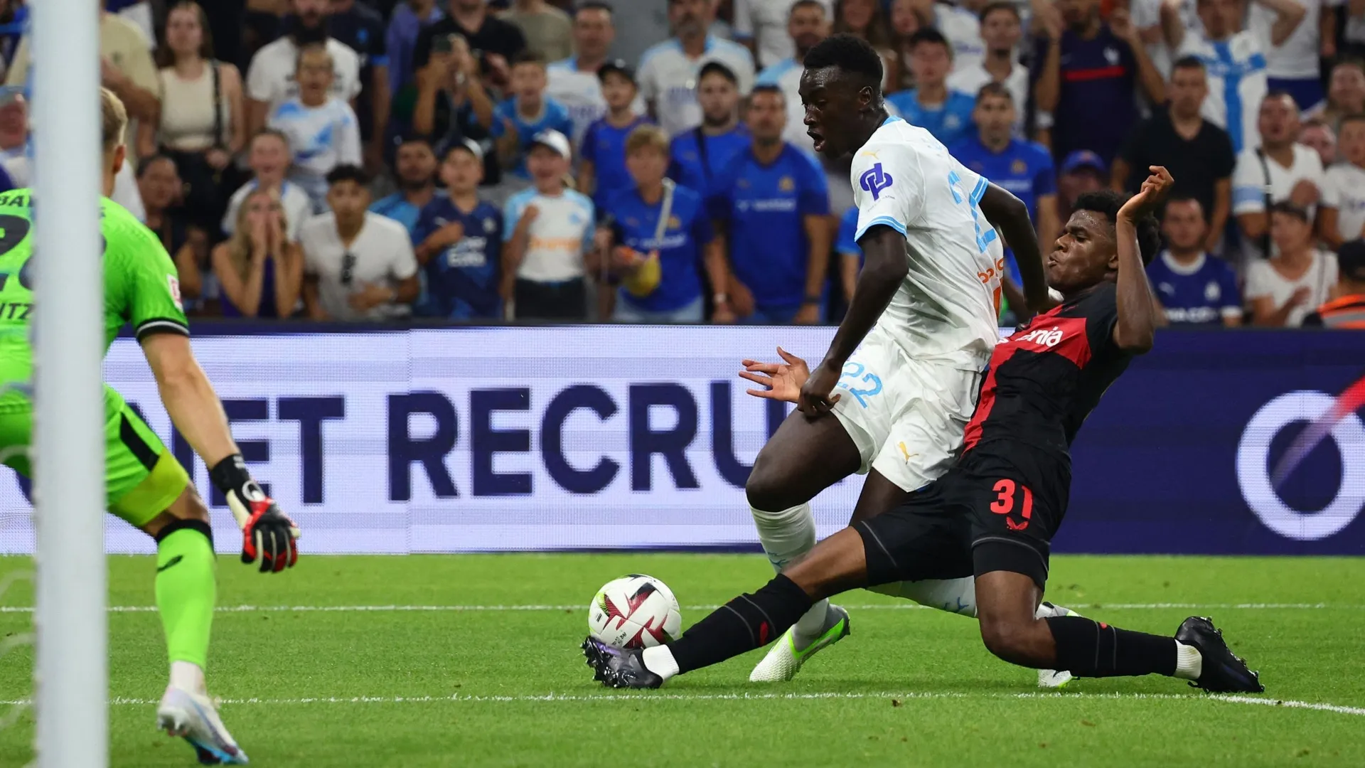 Madi Monamay, grand talent défensif belge, signe au PSV Eindhoven ...