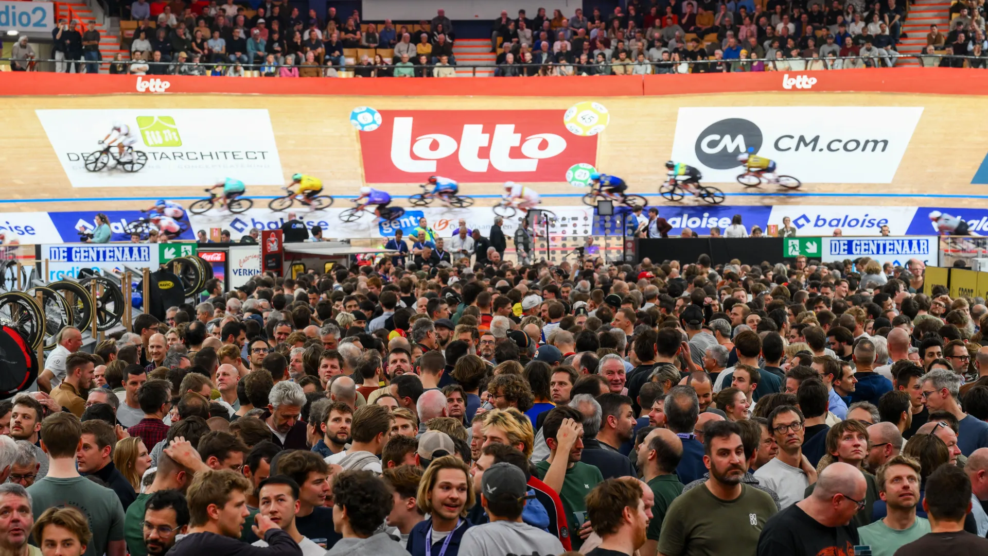 En immersion aux six jours de Gand avec Thibaut Bernard : 'Ce n’est pas une course c’est un ...