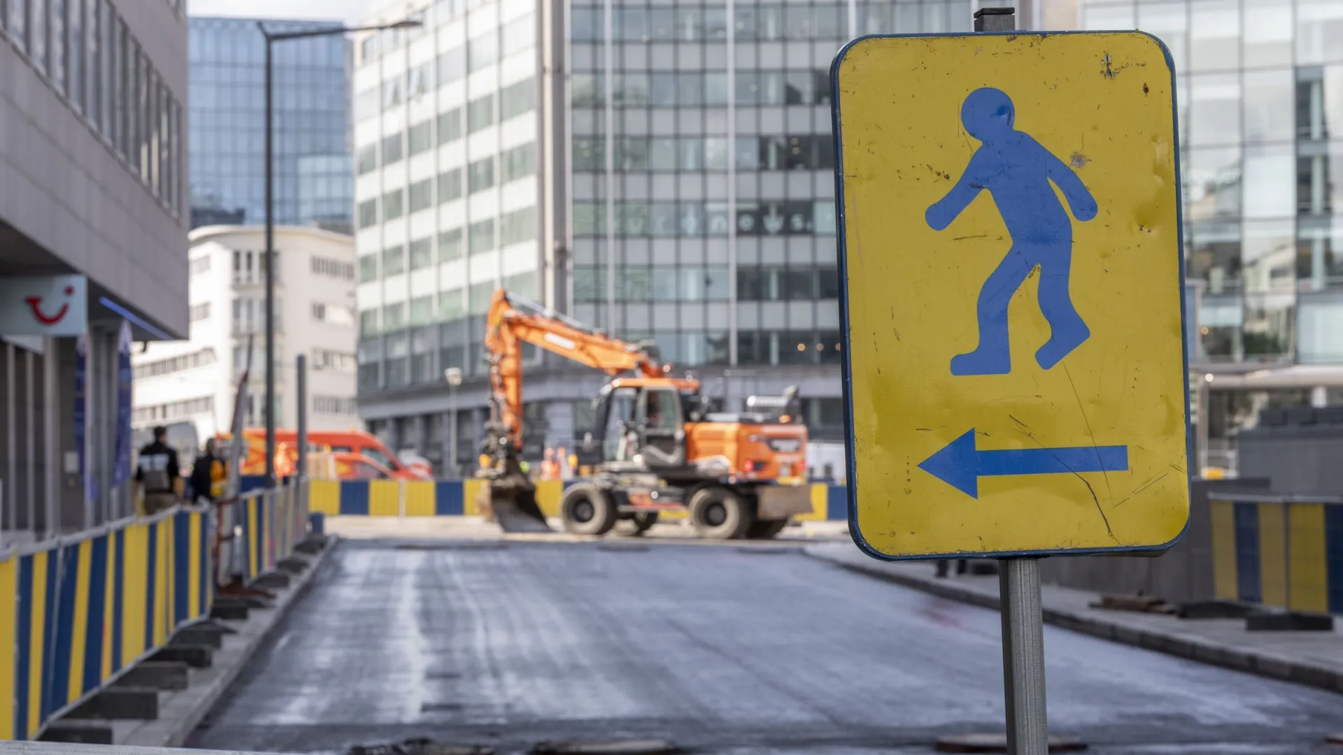 Une nouvelle phase de travaux débute au rond-point Schuman - RTBF Actus