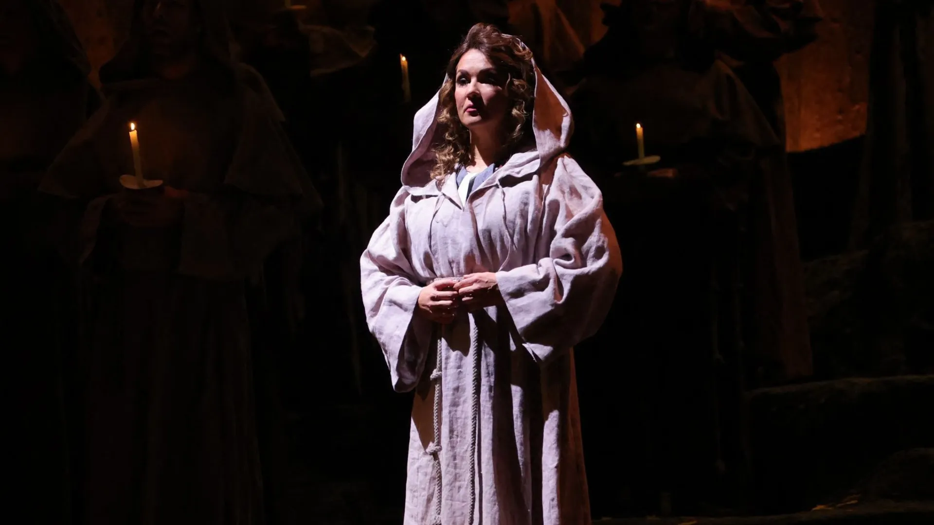 Après cinq ans d’absence forcée, la soprano russe Anna Netrebko ...