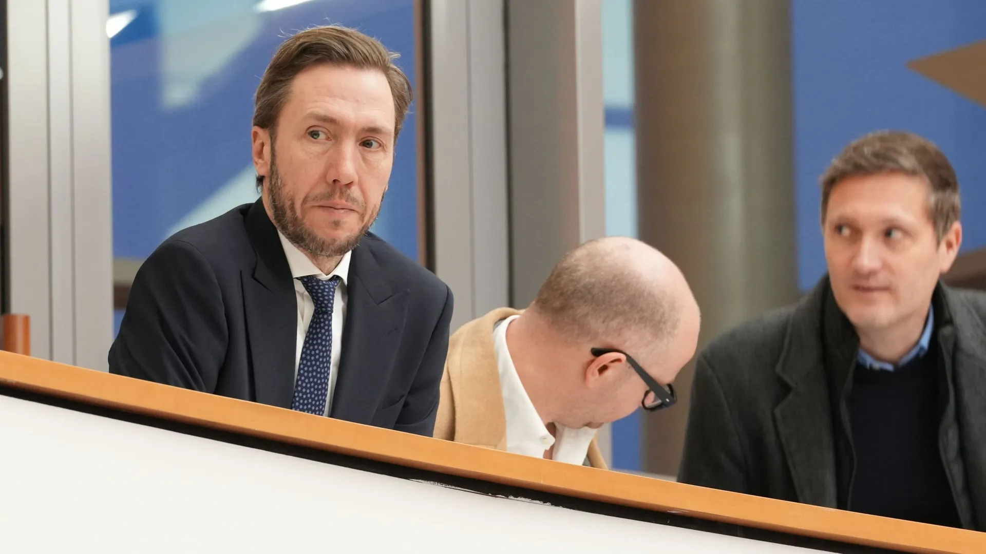 Des perquisitions menées au bureau et au domicile de Lotfi Mostefa ...
