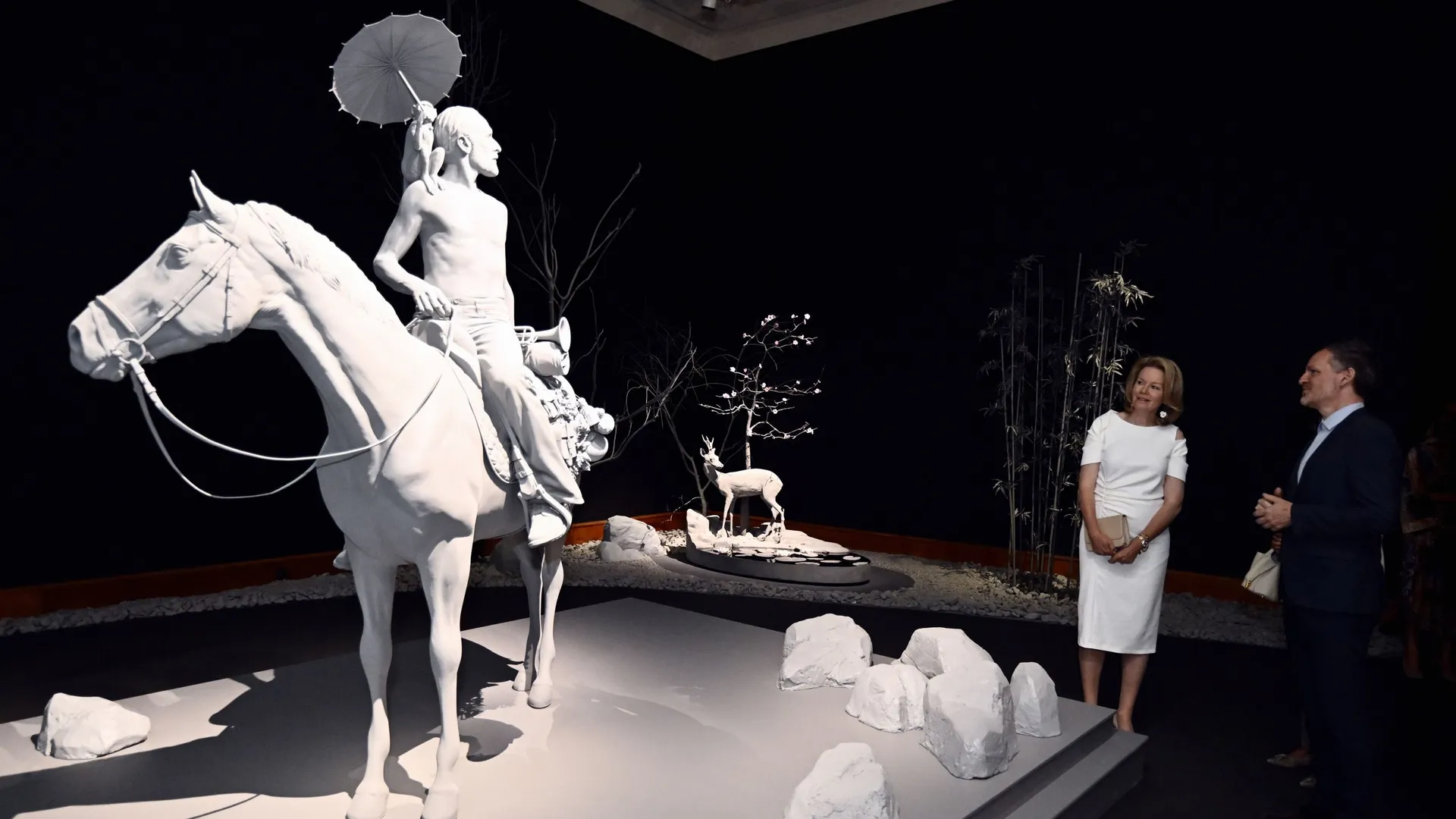 Décès de la peintre et sculptrice Isabelle de Borchgrave - RTBF Actus