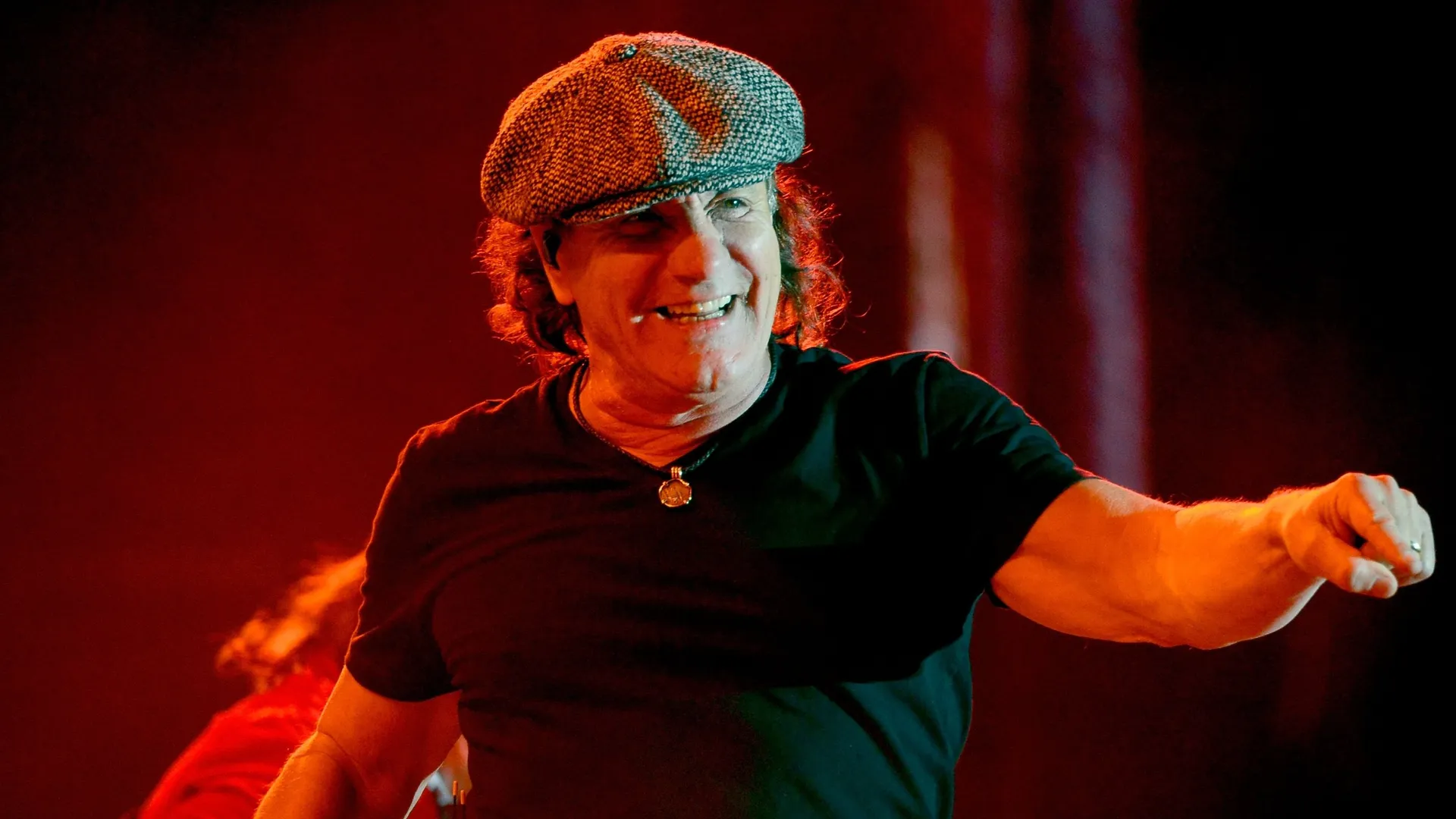 Brian Johnson d'AC/DC partage les 10 titres de sa vie - RTBF Actus