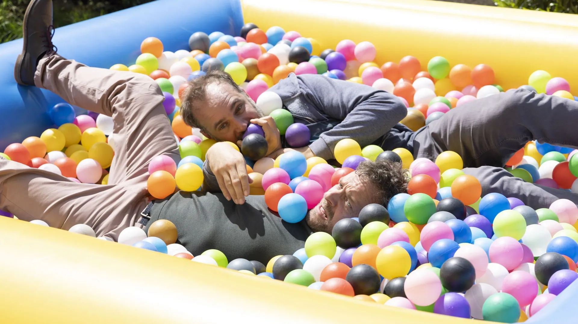 Alix Poisson et Jonathan Zaccaï dans “La Tribu” : une irrésistible ...