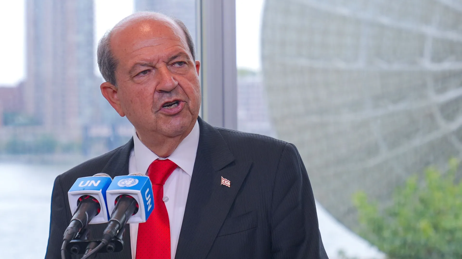 Fondée en 1975 par deux amis d’enfance, Bill Gates et Paul Allen ...