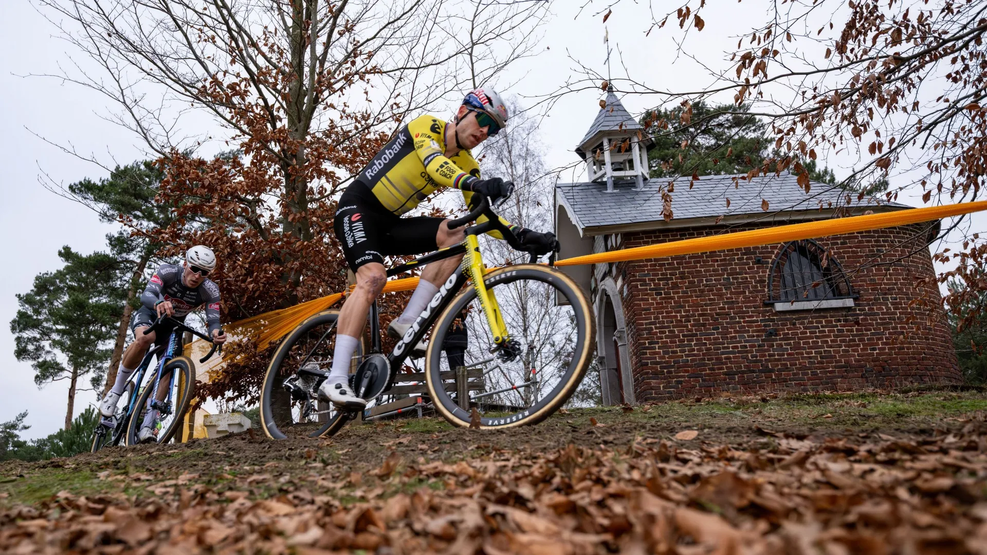 Wout van Aert déçu après sa deuxième place au sprint à Heusden-Zolder ...