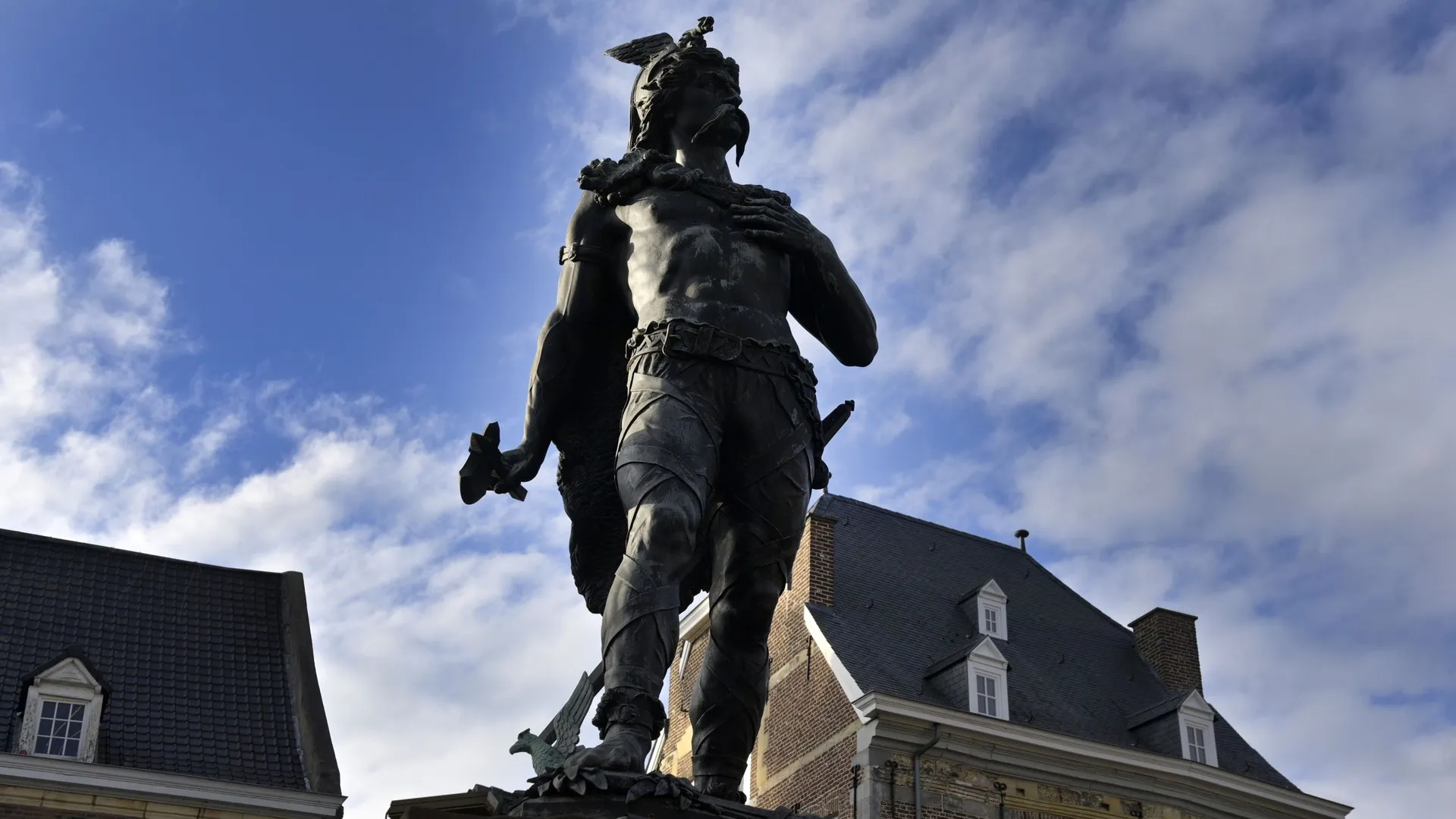 Le roi Philippe répond aux questions que les citoyens lui ont adressées ...