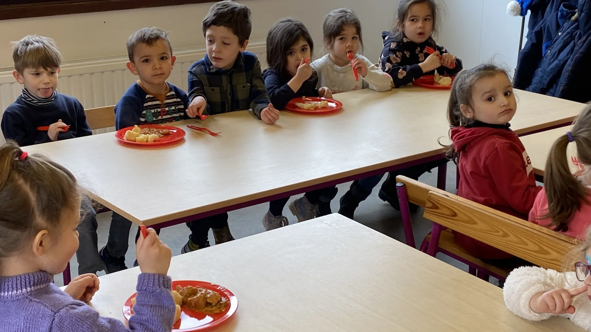 Distribution de repas chauds provisoirement suspendue à l’école Cobaux ...