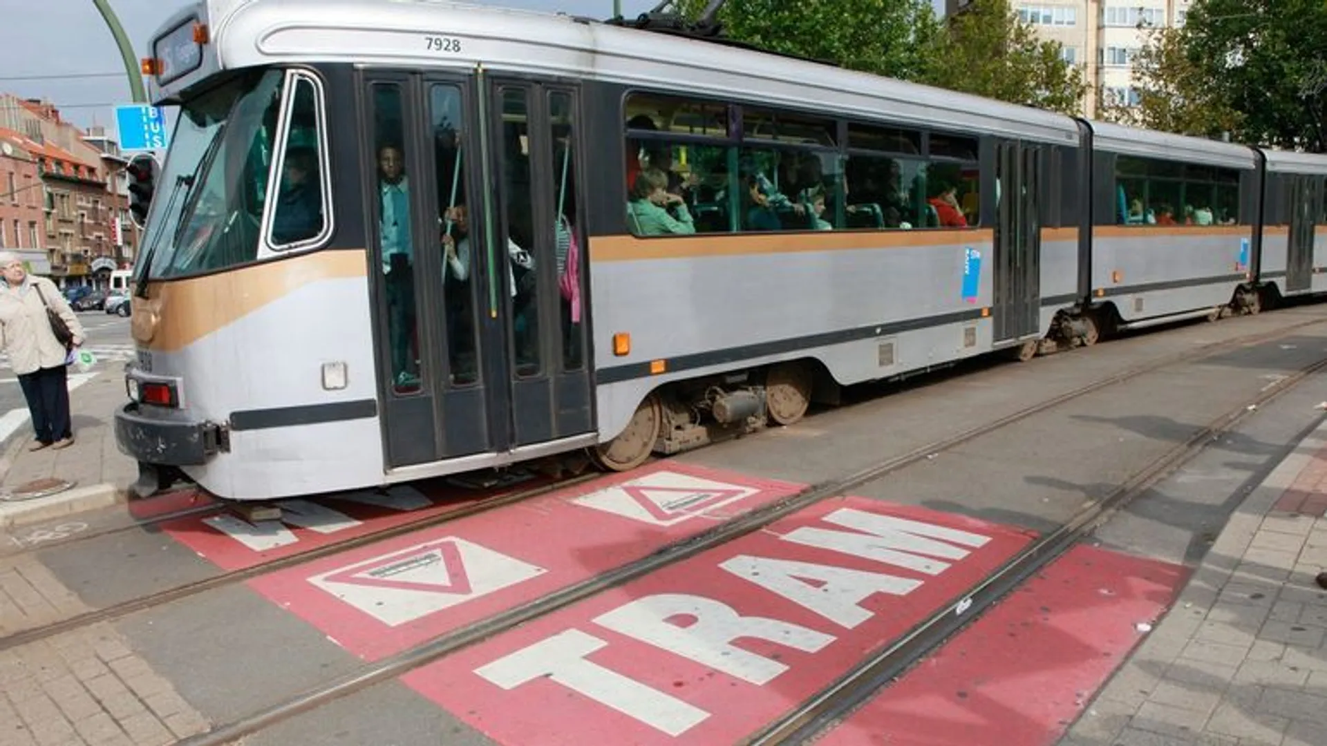 Trois blessés légers à la suite d'une collision entre un tram de la ...