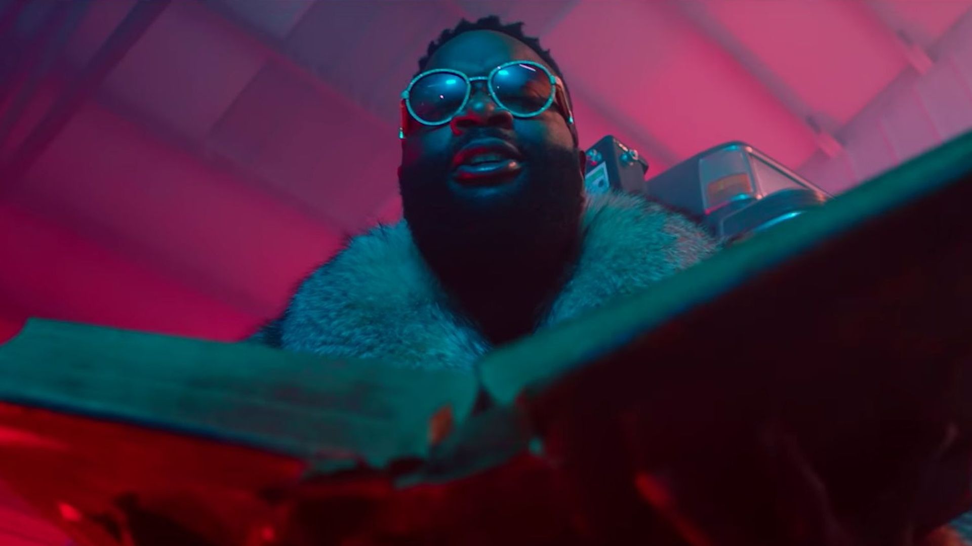'Nobody's Favorite', le nouveau clip de Rick Ross - RTBF Actus