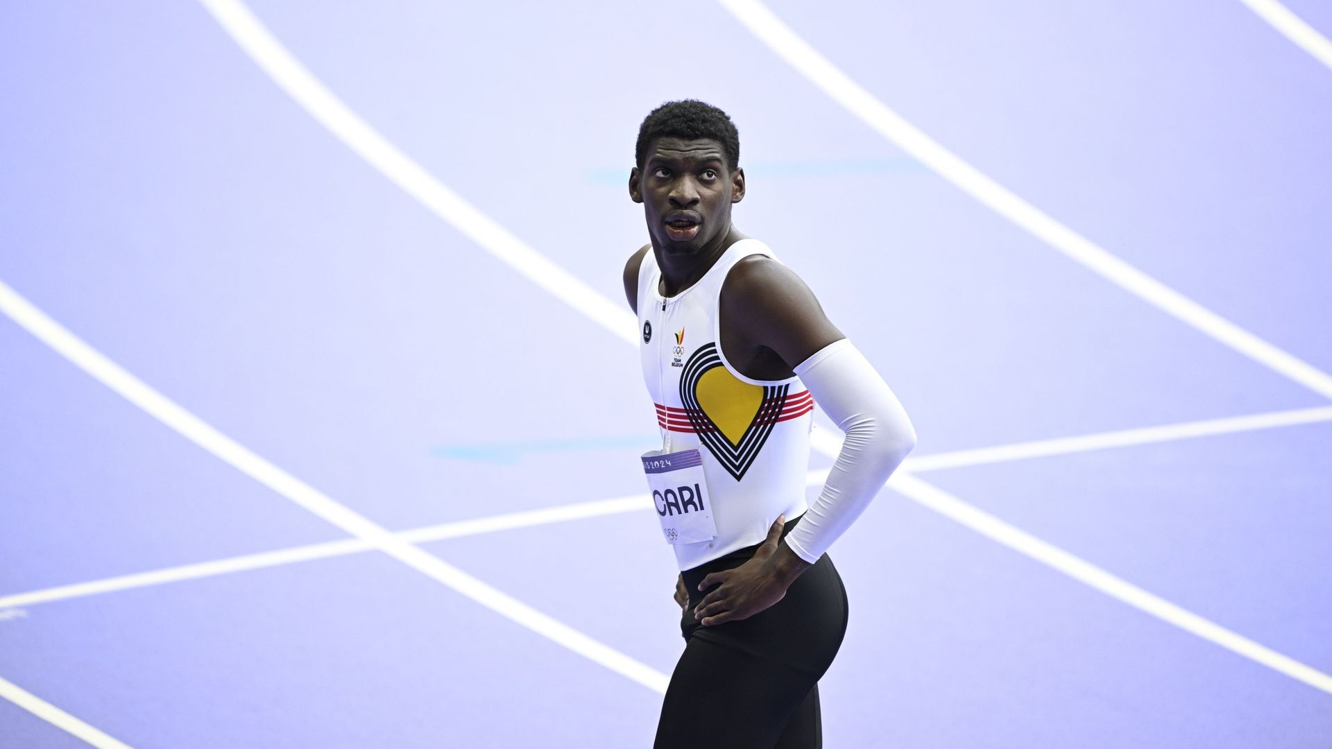 Elie Bacari efface le record de Belgique du 60 m haies et s’offre la 3e ...