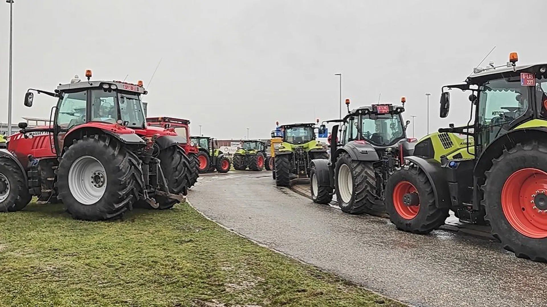 Ternat (Brabant flamand) : des agriculteurs mènent une action à l ...