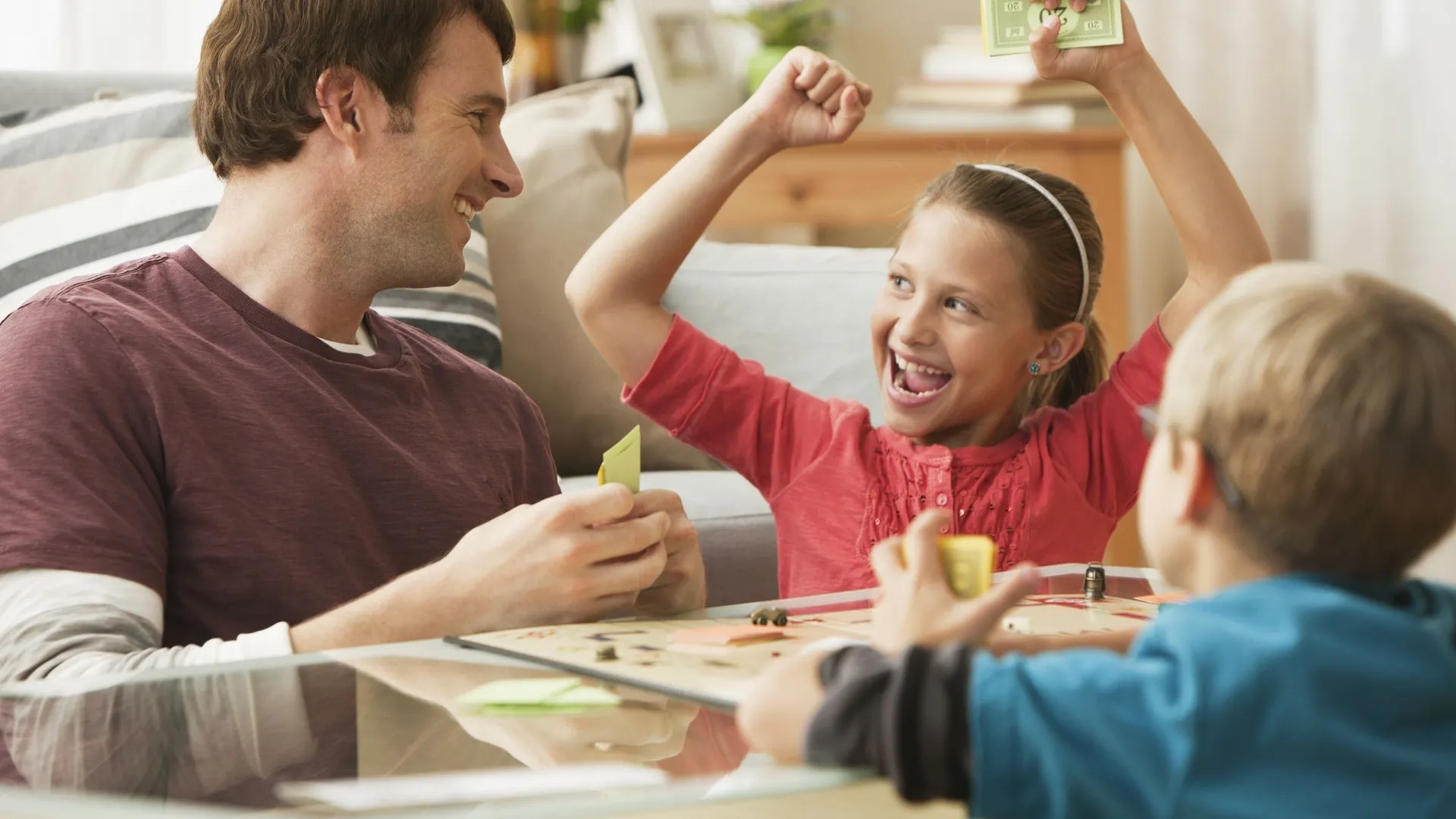 Les jeux vidéos en ligne, refuge par temps de confinement lié au ...