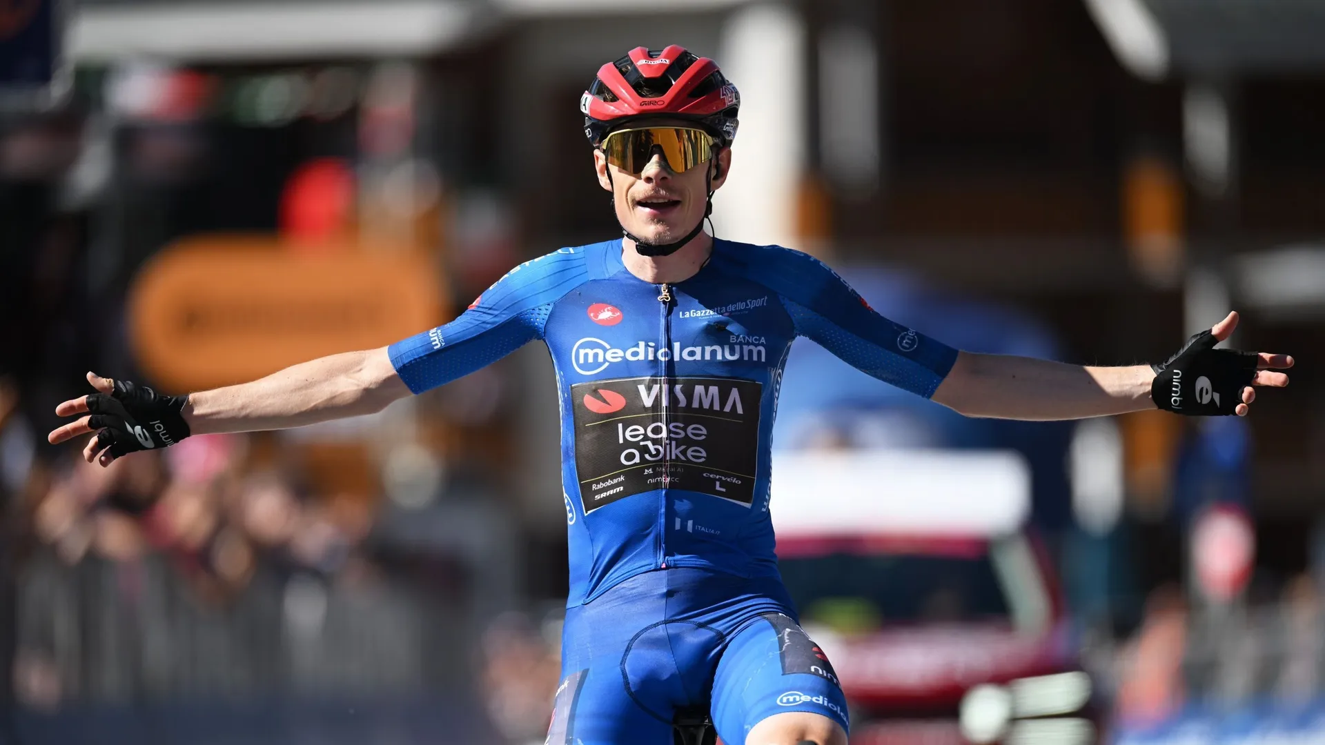 Giro 2026 : Jonas Vingegaard s'impose en solitaire au sommet du ...