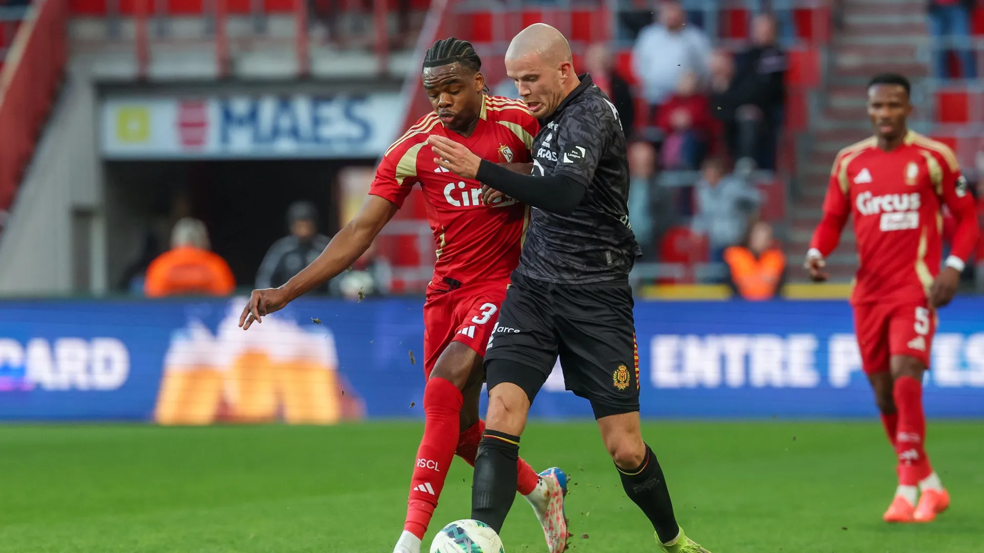 Charleroi s’impose face au Standard dans un derby wallon peu ...