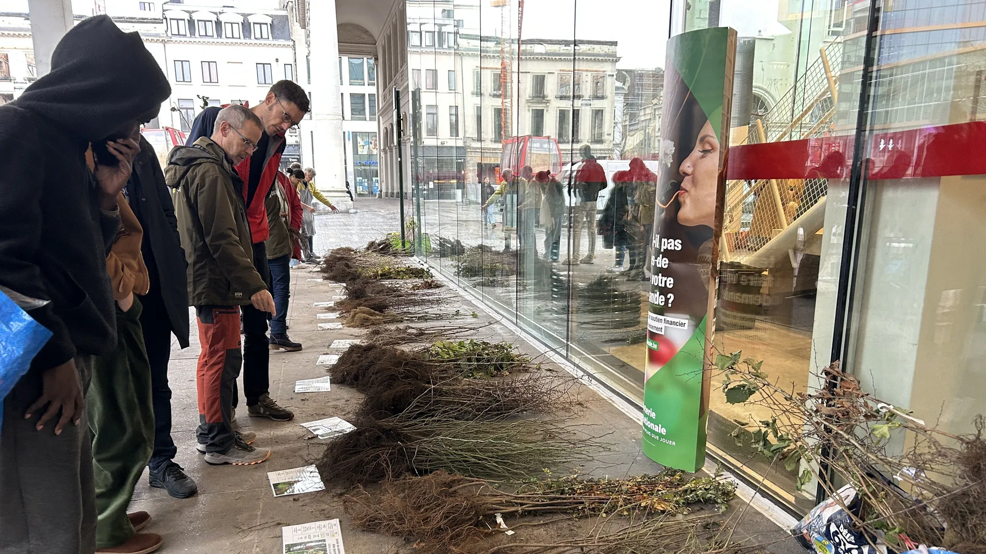 Incendie dans un entrepôt à Ganshoren : les pompiers vont encore être ...