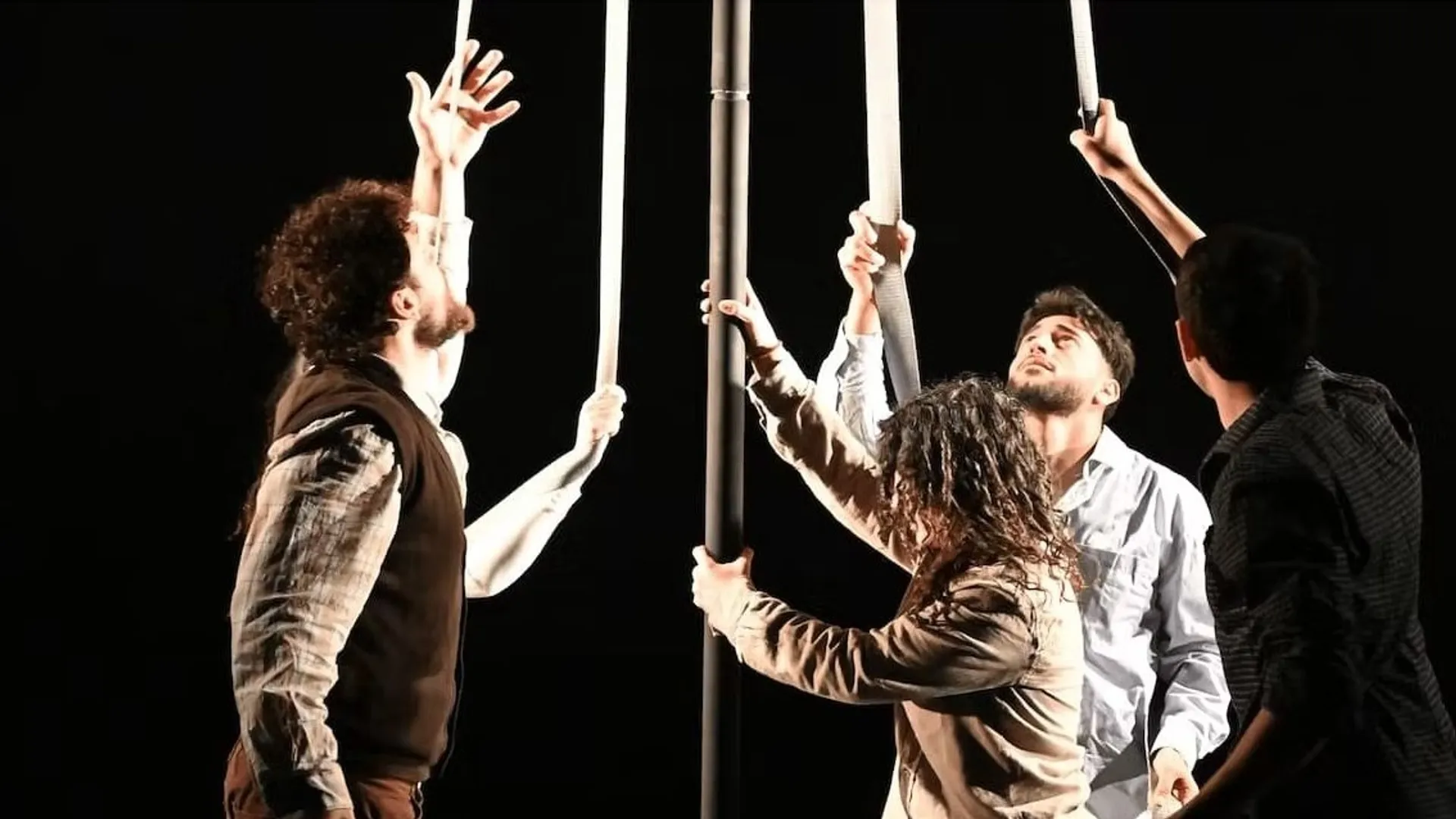 Concours : 'Sarab', un mirage poétique et bouleversant au Théâtre de La ...