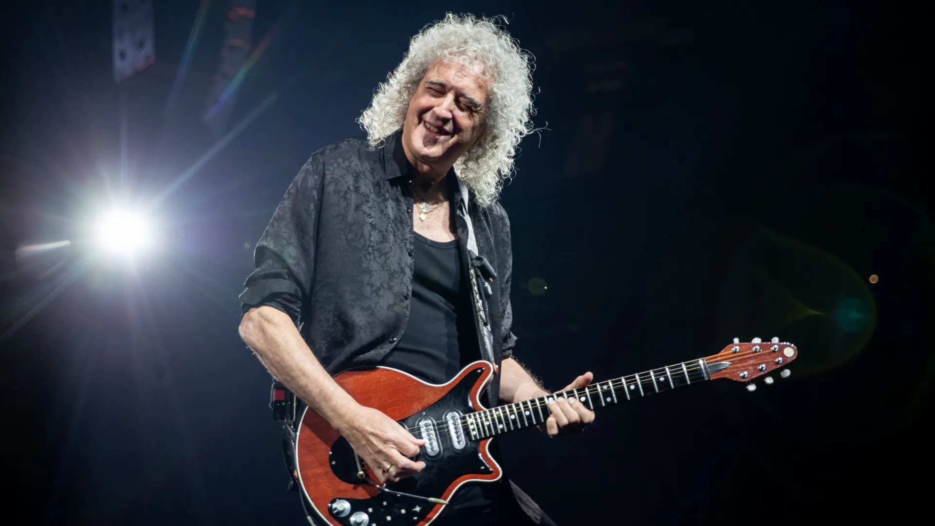 À 11 ans, ce jeune guitariste impressionne en reprenant Queen, Van ...