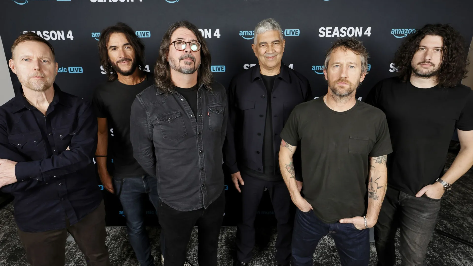 Foo Fighters : Dave Grohl explore la culpabilité du survivant dans 'Of ...