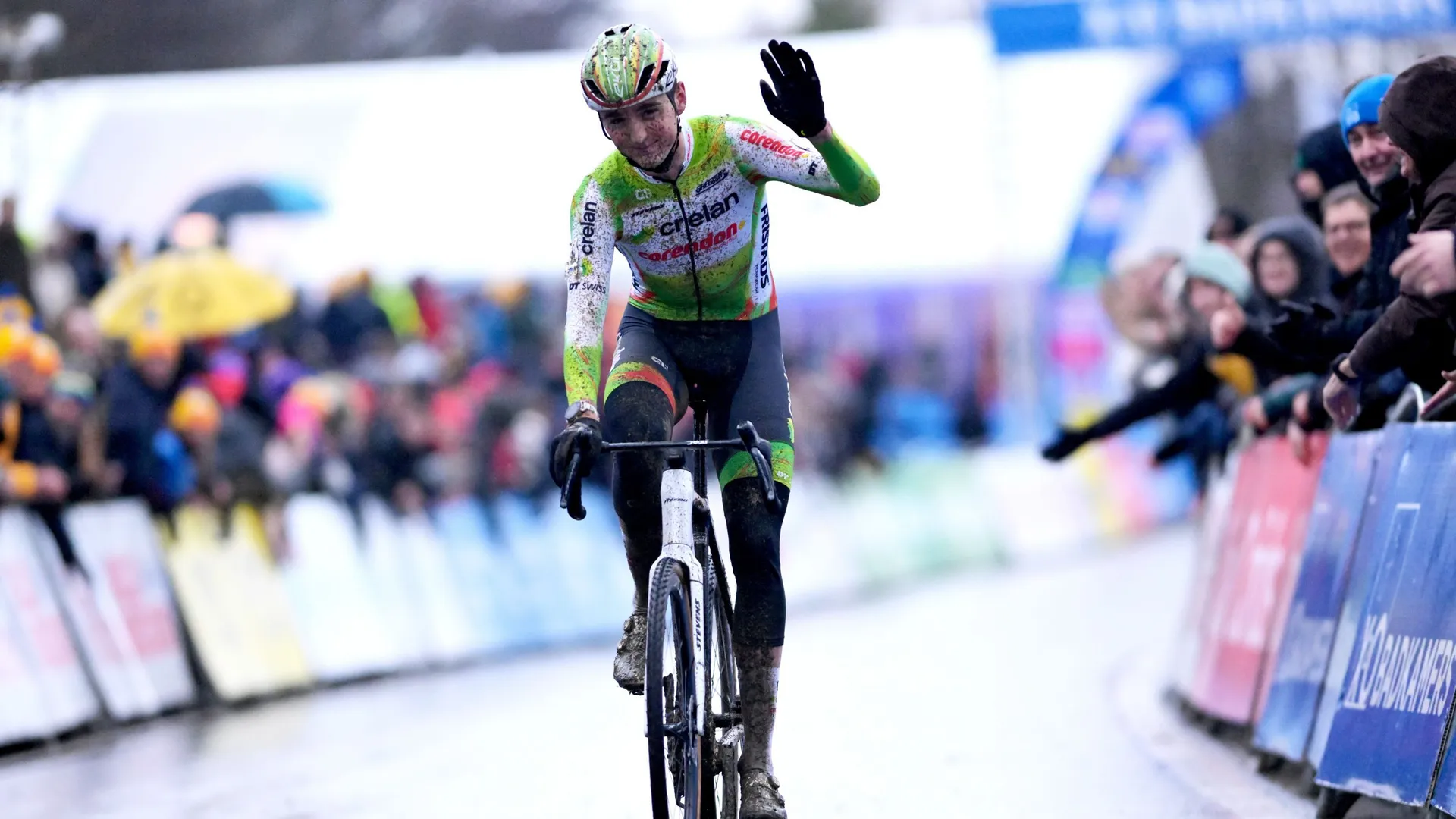 'Une très belle course', 'impressionnant' : Mathieu Van der Poel tire ...