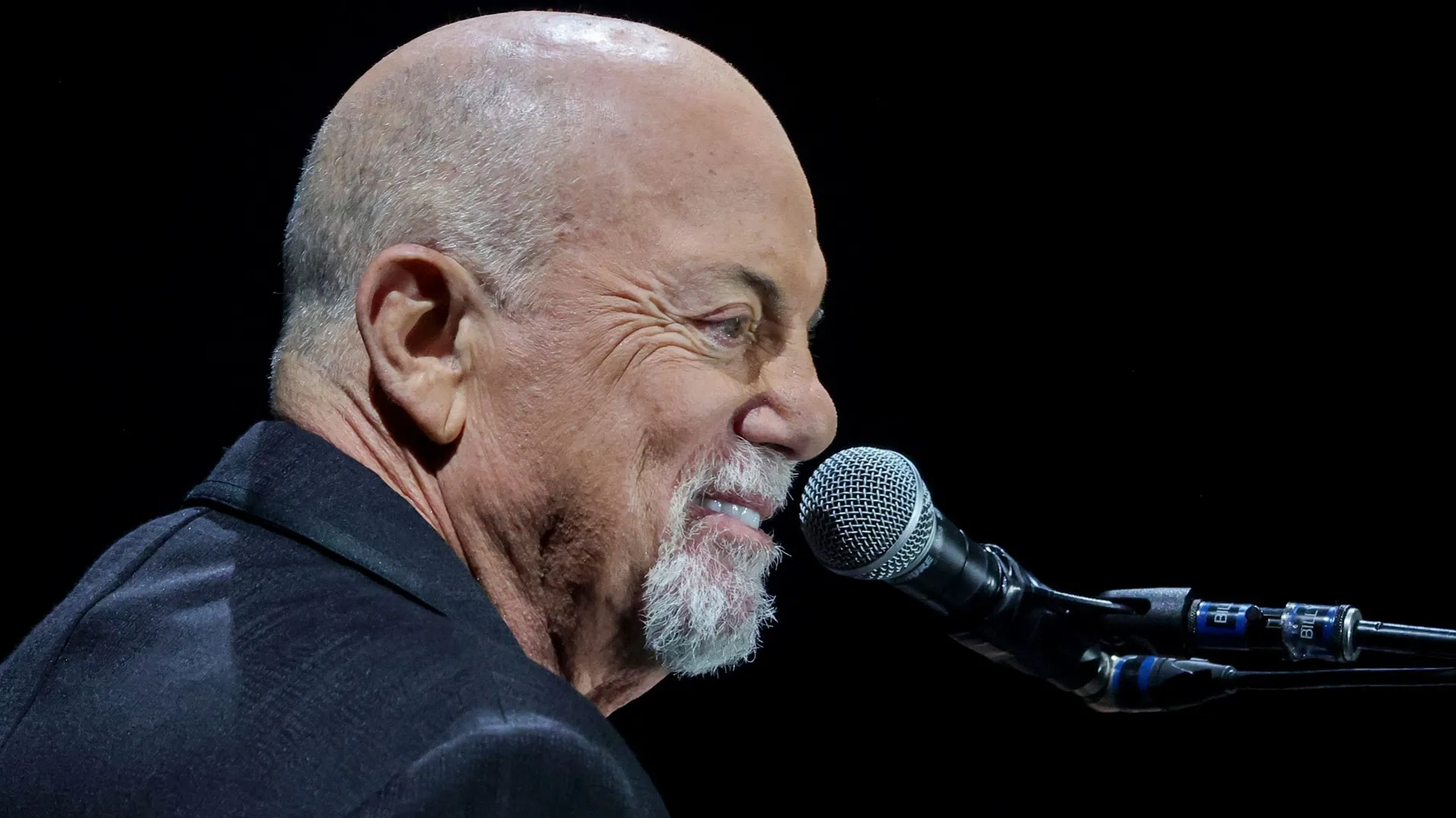 Jerry Seinfeld rend hommage à Billy Joel pour son 100e concert de ...