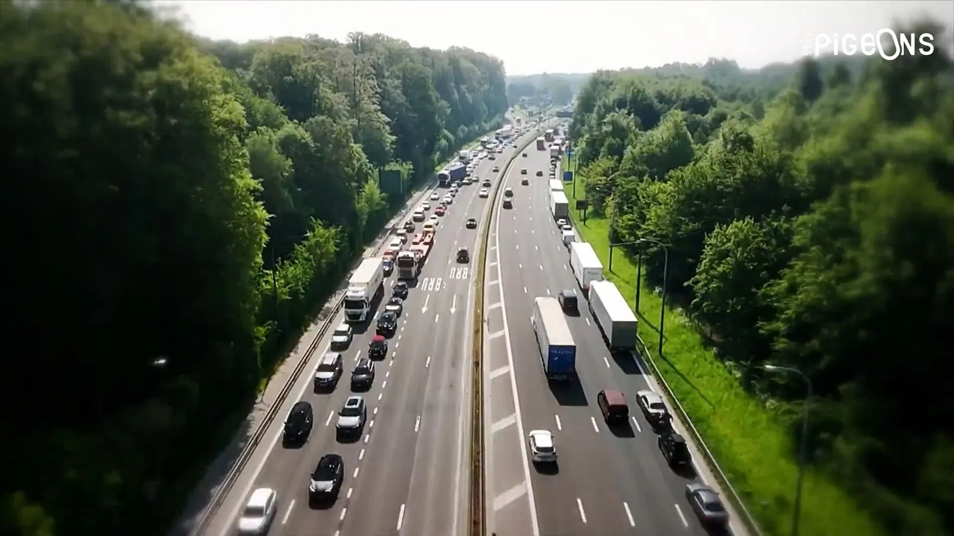 La pire autoroute belge, plus de 2h30 pour parcourir 30 km ! - RTBF Actus