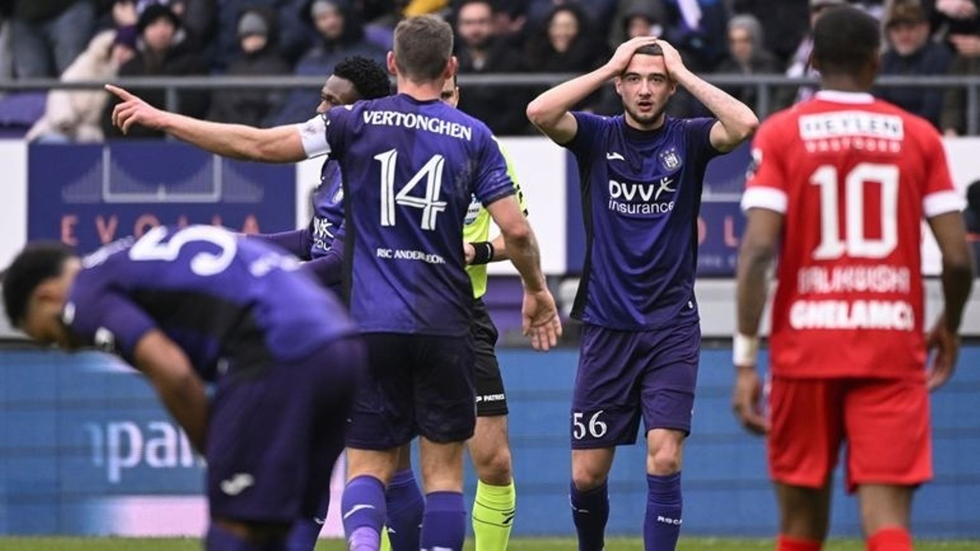 Tous deux réduits à dix, Anderlecht et l’Antwerp se neutralisent - RTBF ...