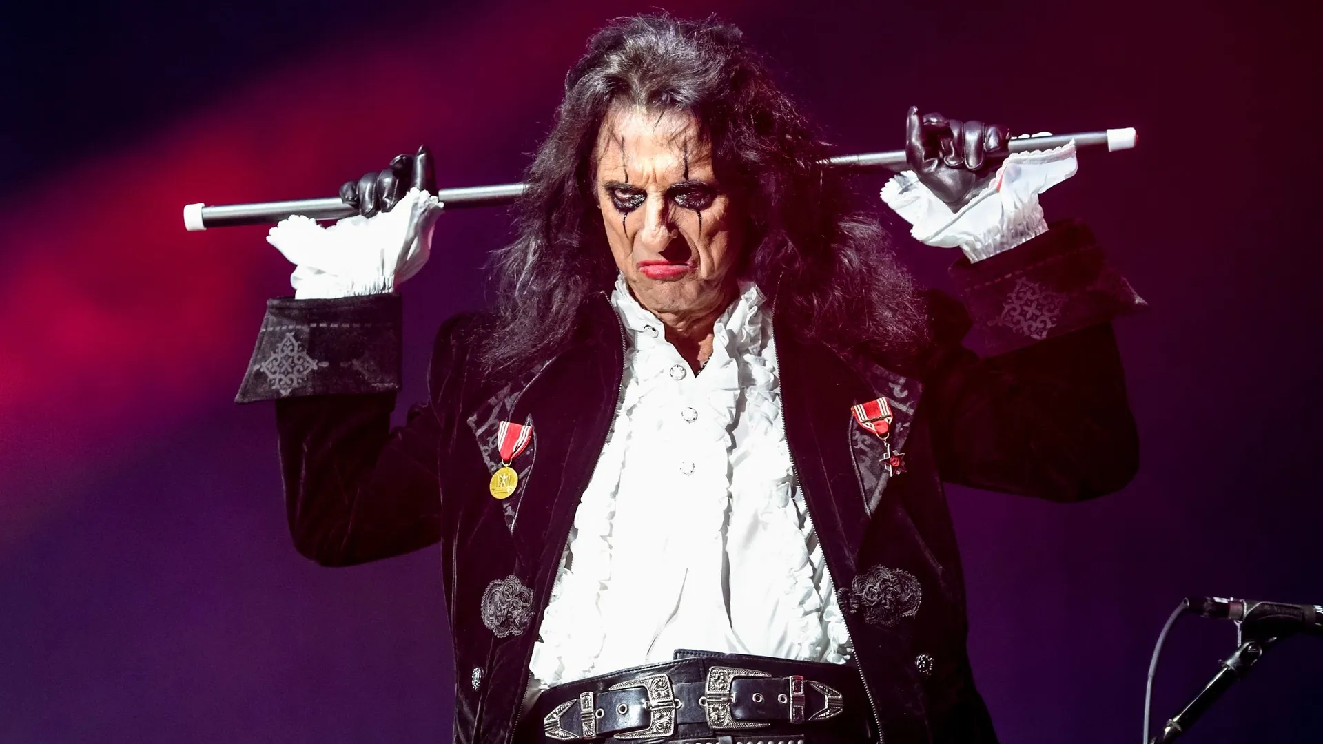 “Wind-up Toy” quand Alice Cooper s’inspire des troubles mentaux de l ...