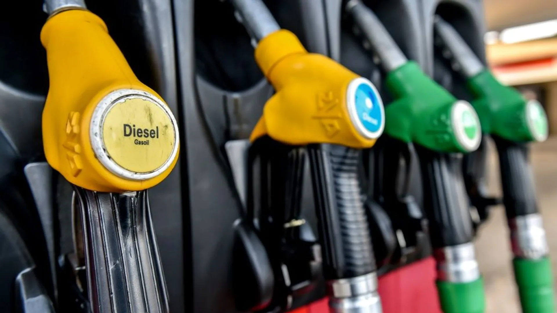 Le prix de l’essence à son niveau le plus bas depuis fin 2022 - RTBF Actus