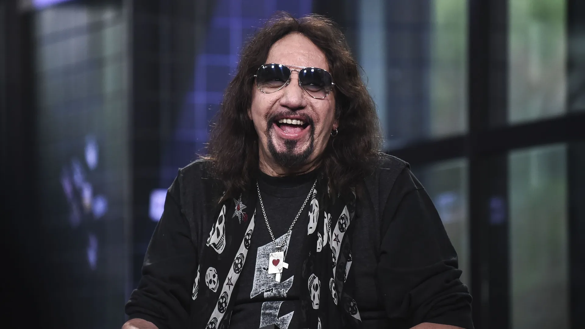 Vinnie Vincent, ex-guitariste de KISS, défend le prix exorbitant de son ...