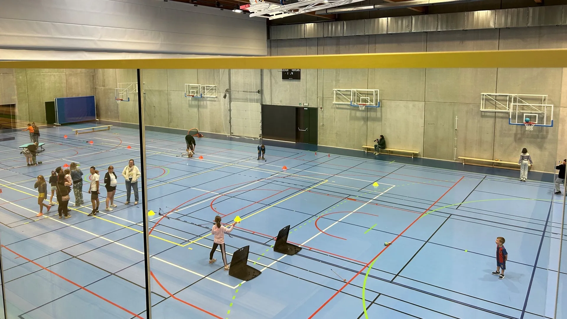 Vaux-sur-Sure dispose enfin de son centre sportif - RTBF Actus