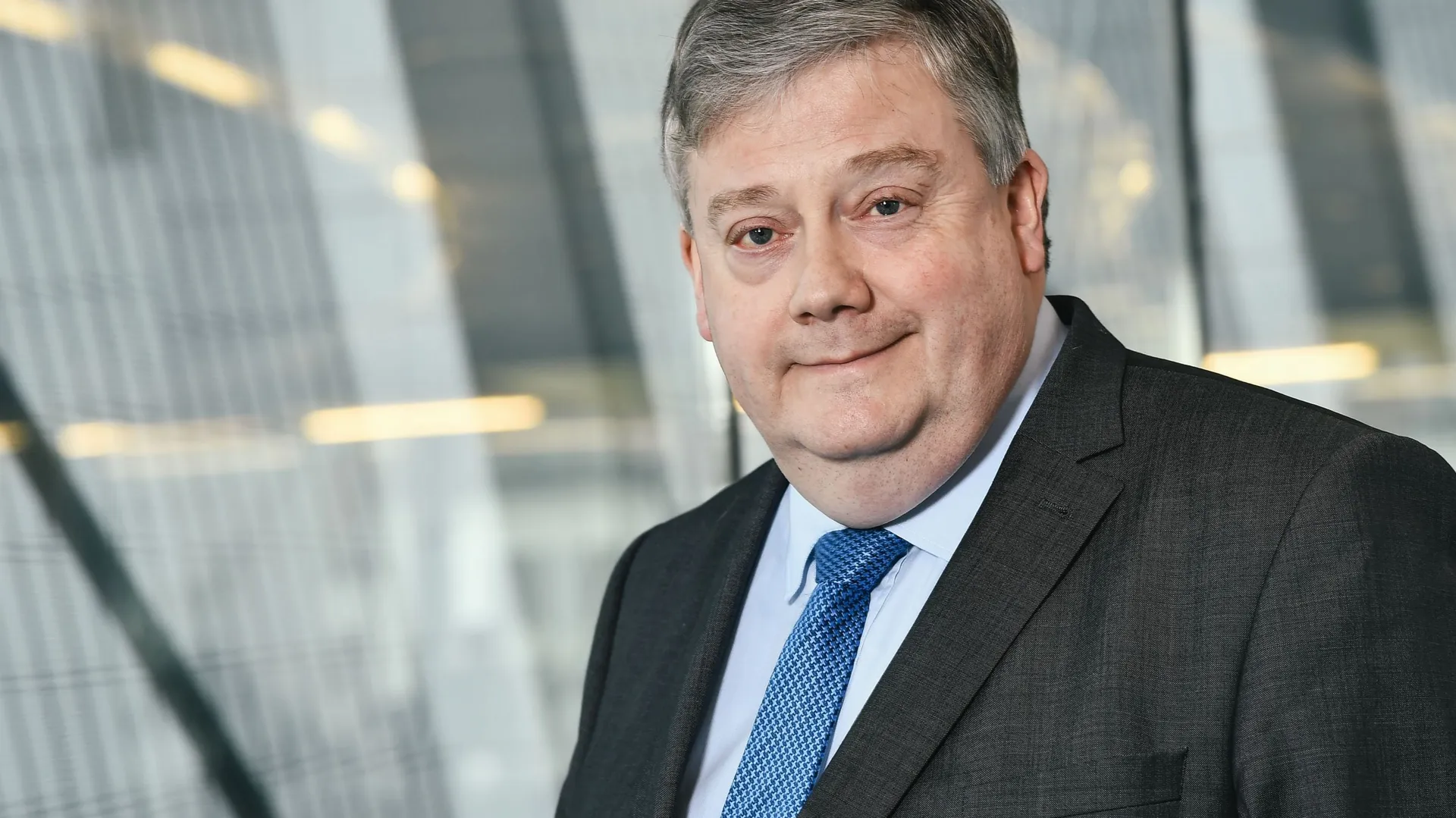 Marc Tarabella, l’homme que tout le monde trouve sympathique - RTBF Actus