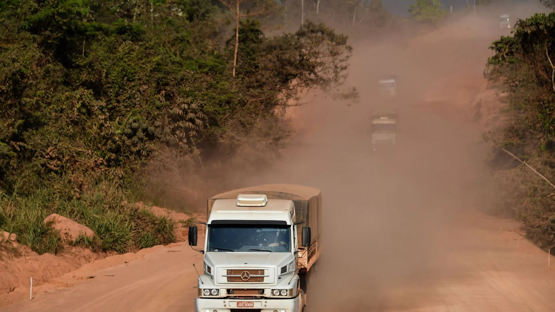 Brésil: la BR163, cette autoroute qui détruit l'Amazonie, jour après ...