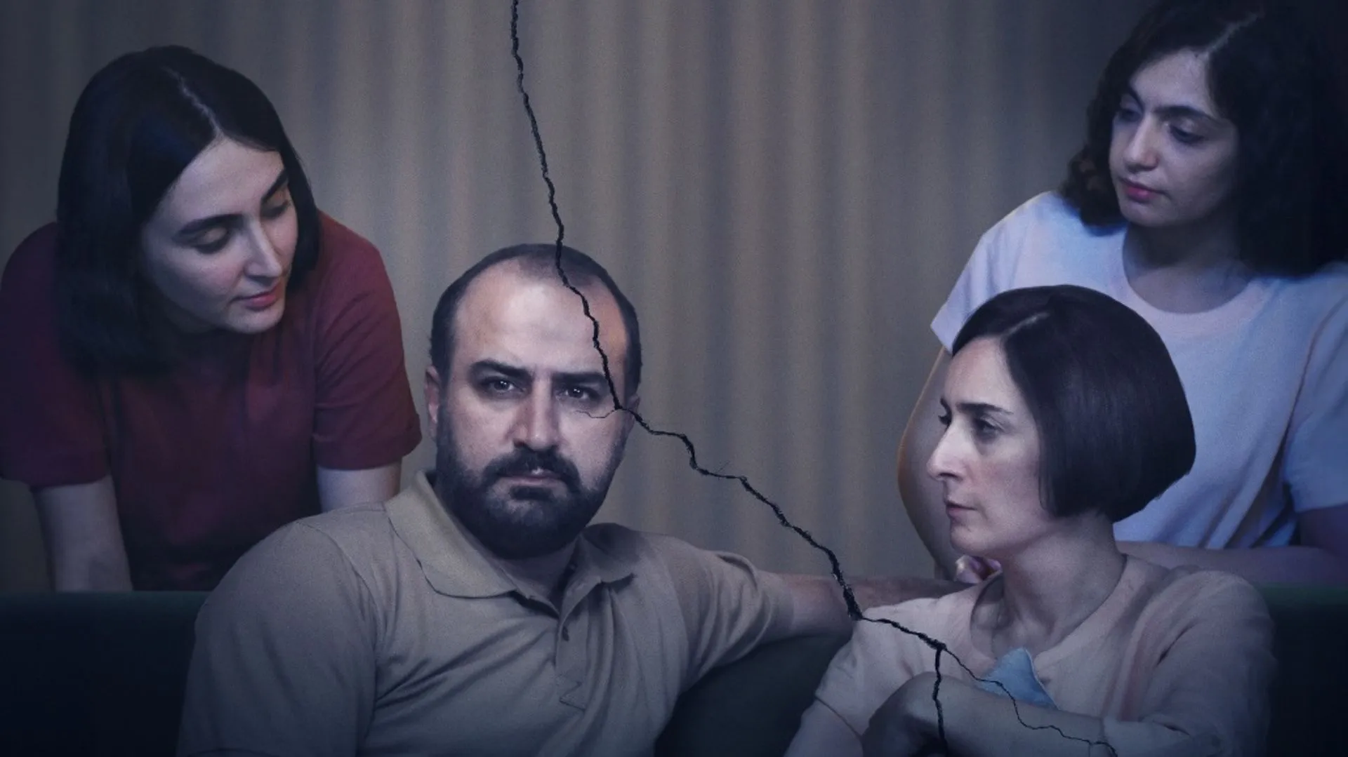 Mike Leigh à propos de son film 'Hard Truths' : le cinéma, le bonheur et la 3e guerre mondiale ...