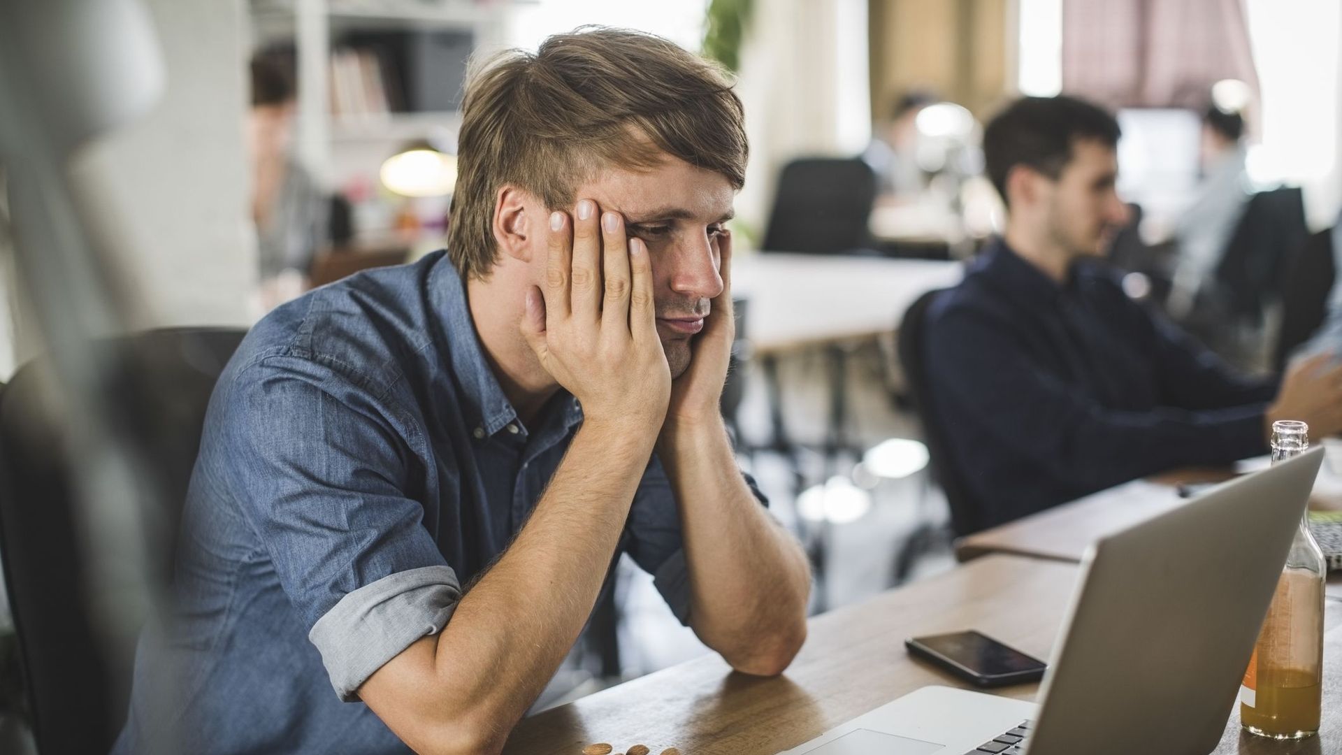 Nous sommes moins productifs au travail à un moment précis de la ...