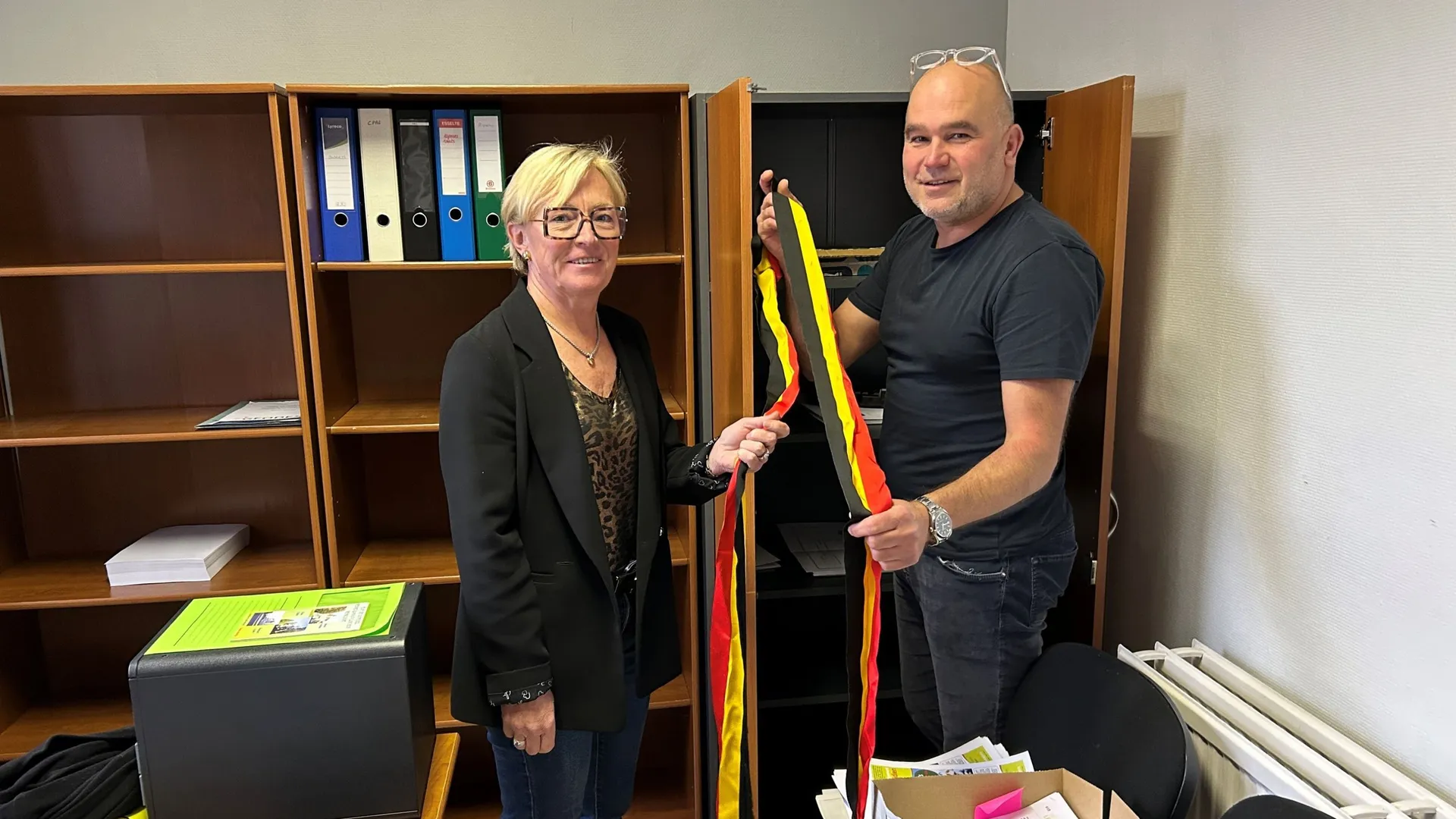 La difficile transmission de l’écharpe mayorale à Donceel - RTBF Actus