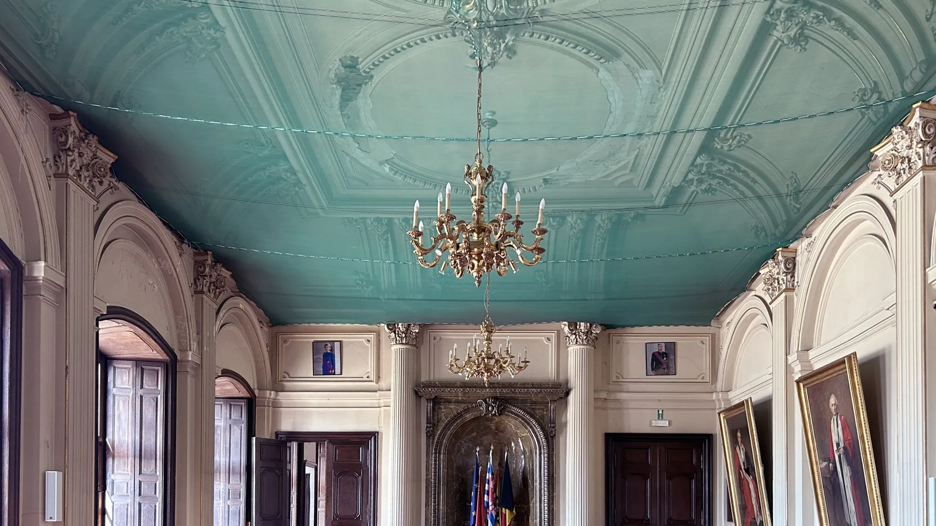 Au Palais de Justice de Liège, ce filet de protection provisoire a plus ...