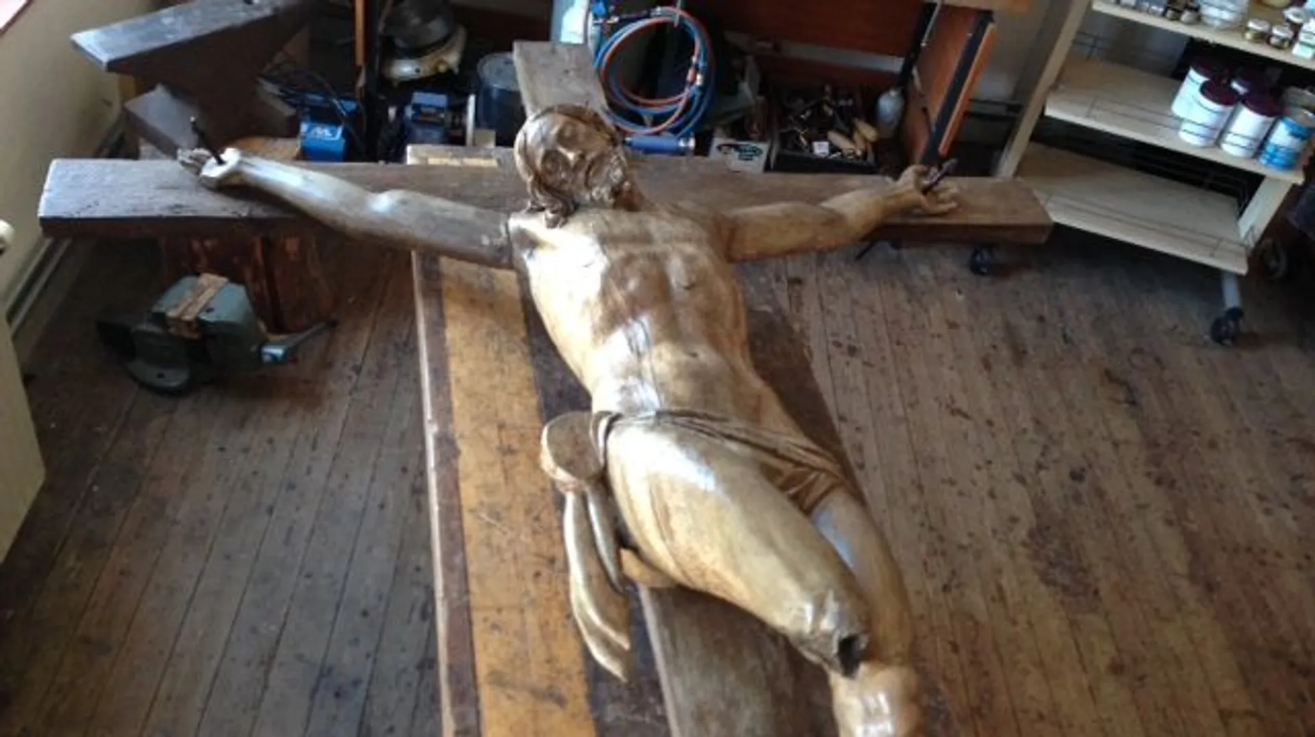 Le Christ de la ferme d'Hougoumont va retrouver sa chapelle - RTBF Actus