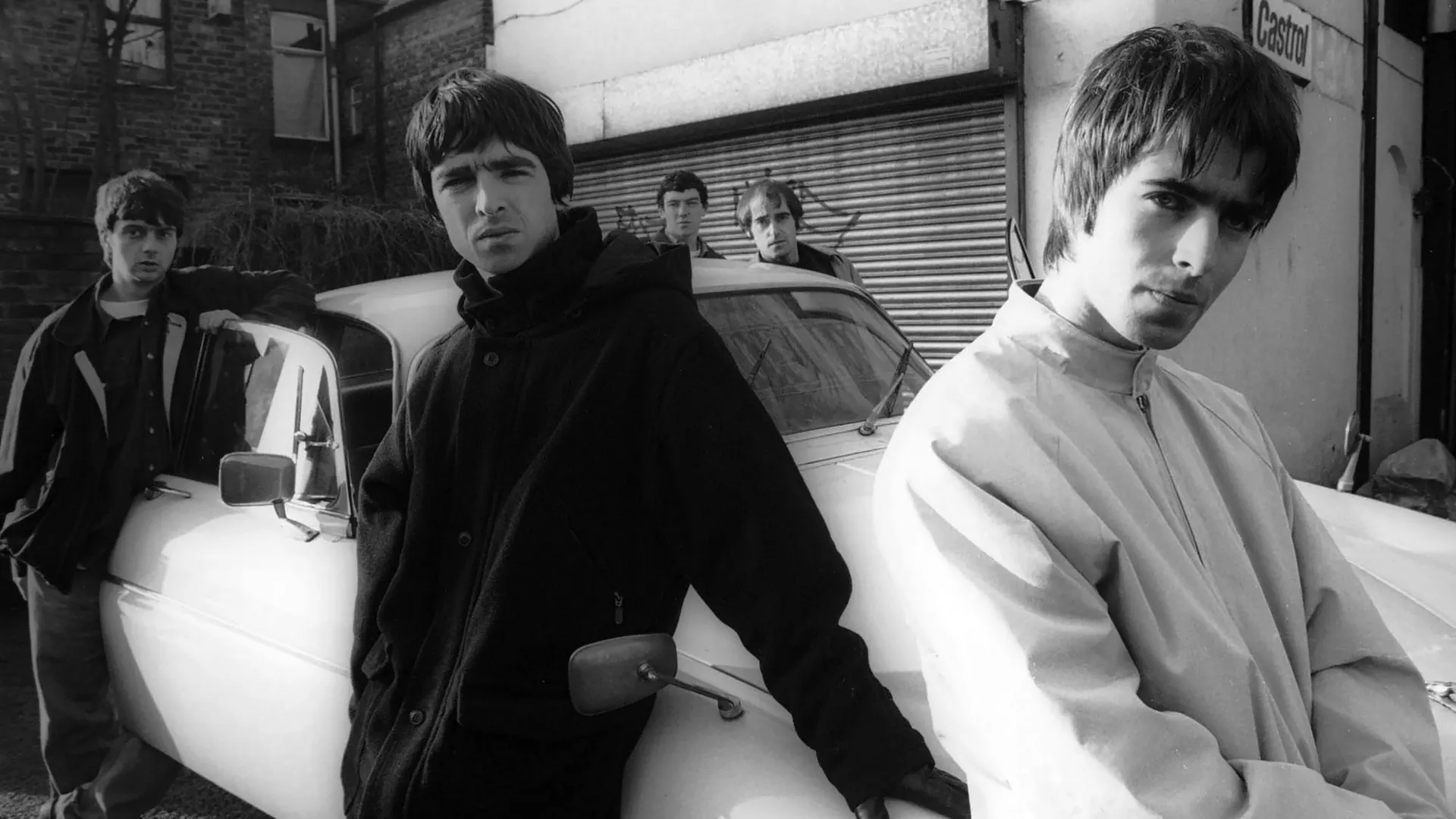 Reformation d’Oasis : les coulisses du shooting photo secret - RTBF Actus