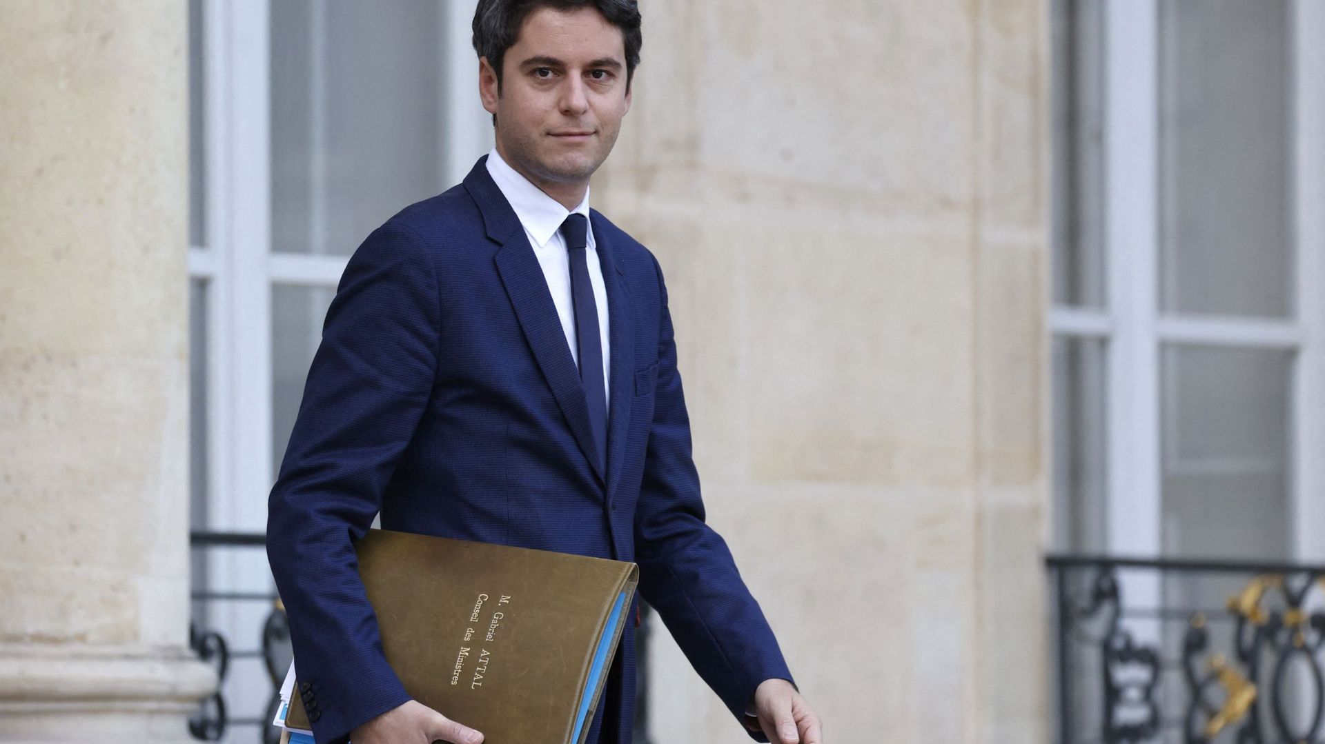 France : Gabriel Attal est nommé Premier ministre à 34 ans, le plus ...